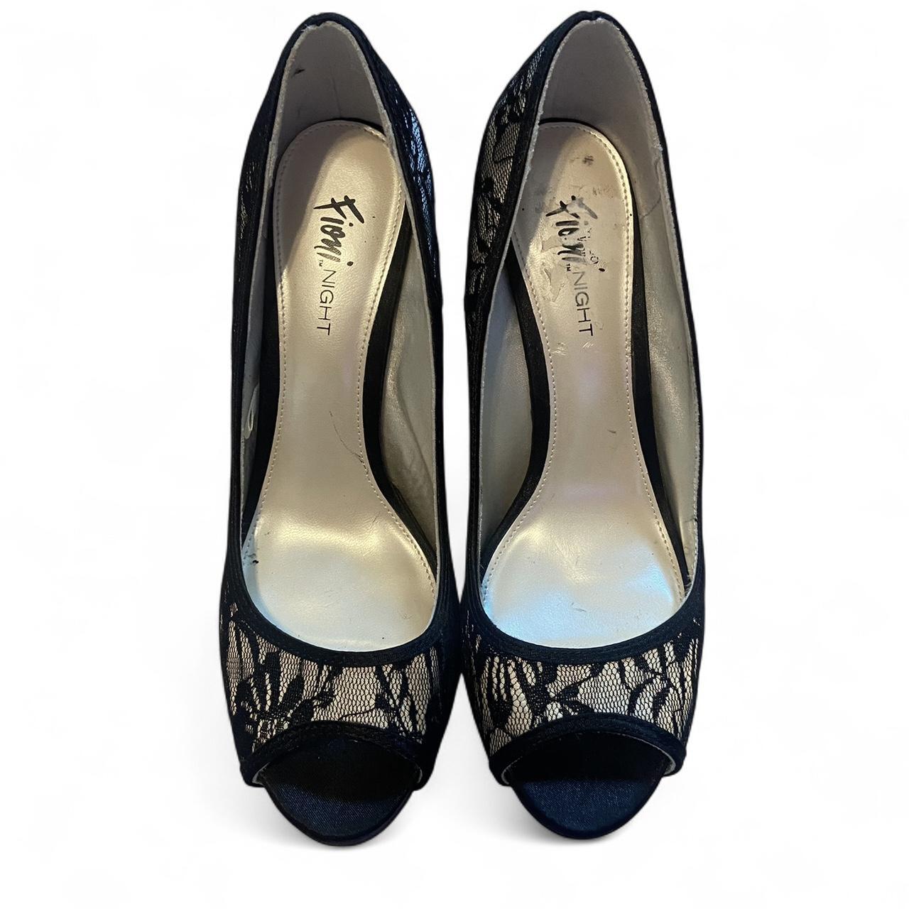 lacey Fiona Night heels size 7 1/2 thrifted without... | Depop
