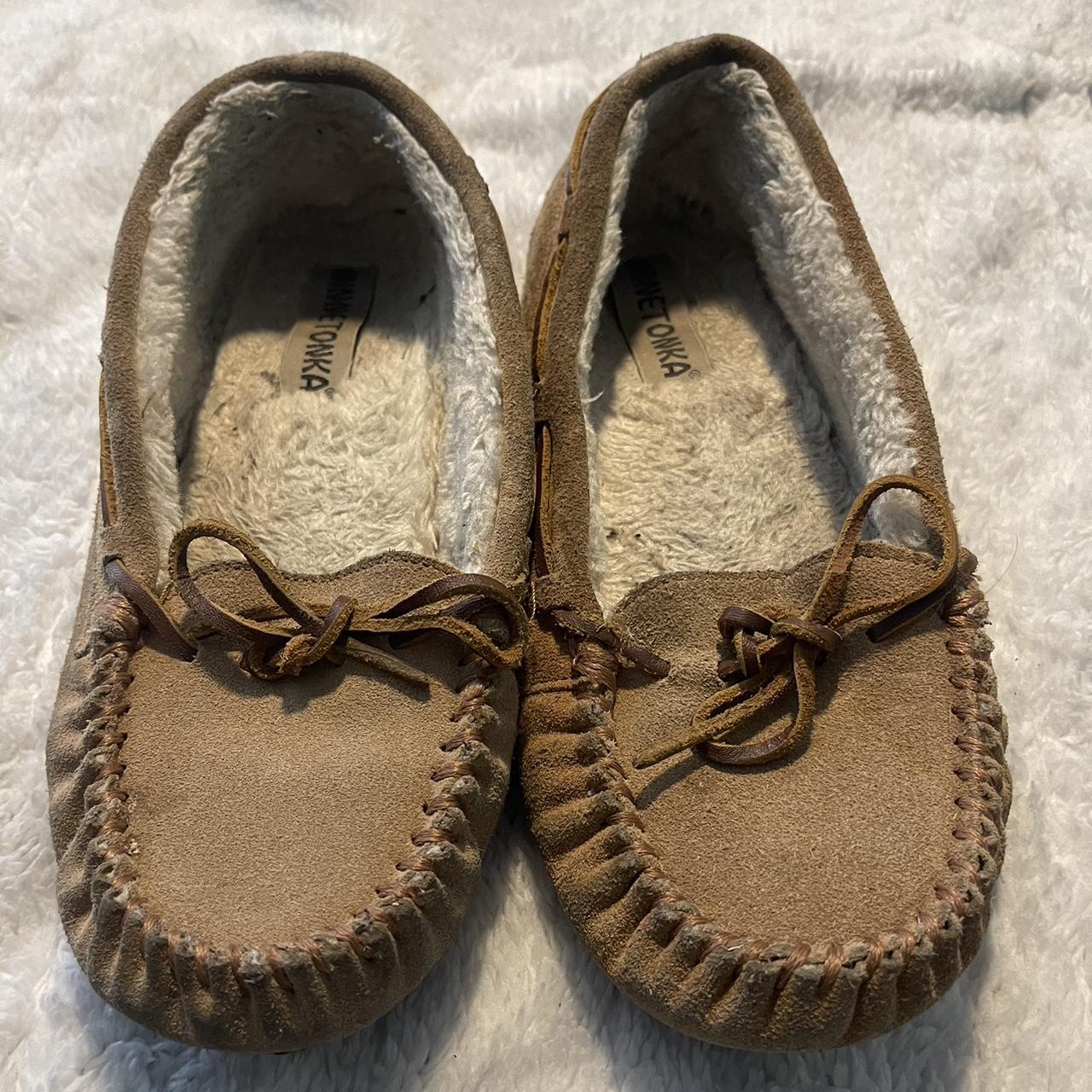 Tan Minnetonka slippers - Depop