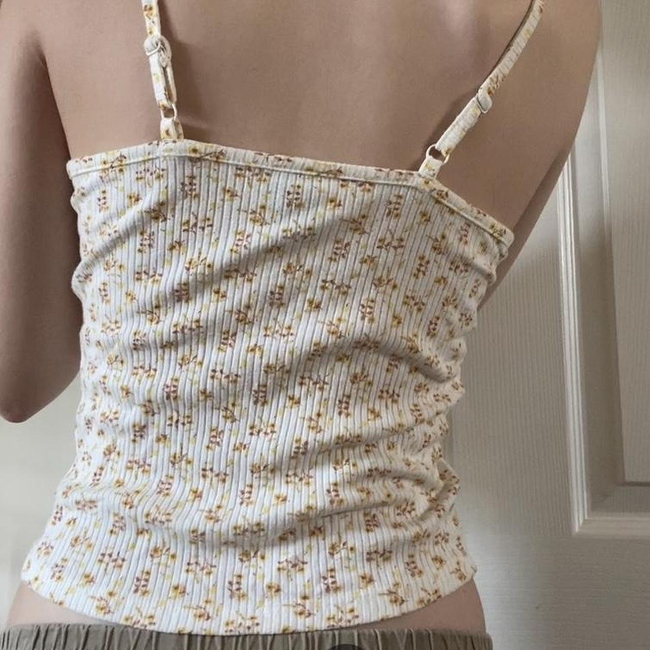 this super cute floral summer tank top is sososos... - Depop