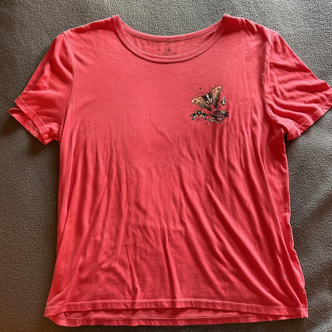 Red volcom t-shirt. Worn 2x. Size: XL (runs small) - Depop