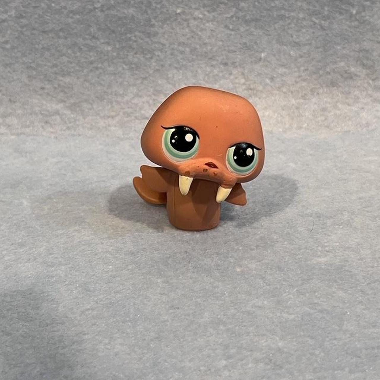 Authentic LPS #977 Walrus Generation 3 pet.... | Depop