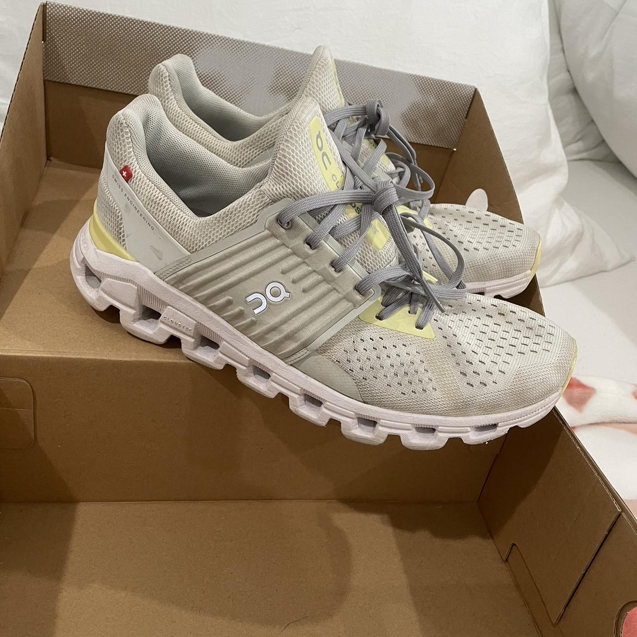 On Running Women's White and Green Trainers | Depop