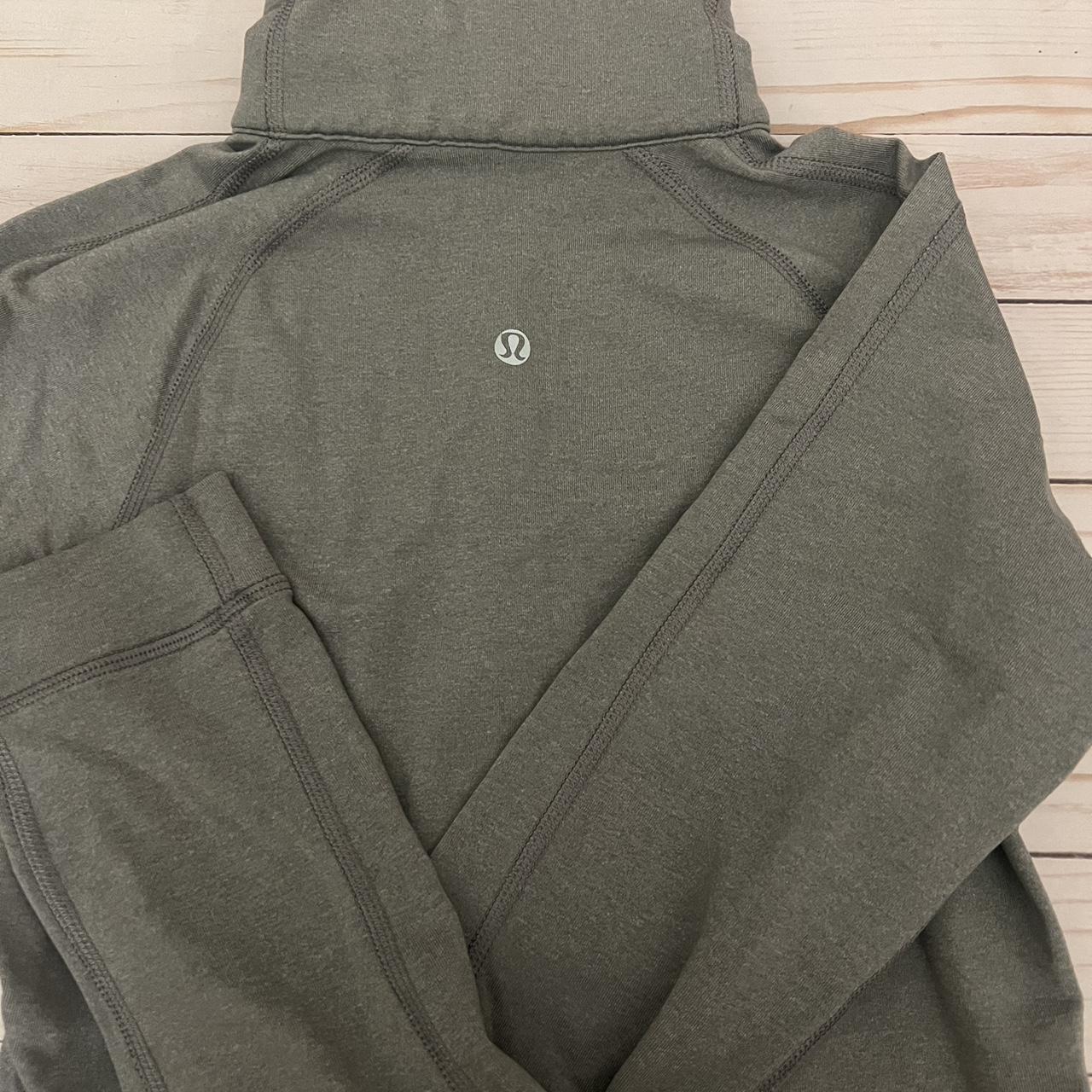GRAY LULULEMON RUNNING JACKET || OLDER STYLE NO... - Depop
