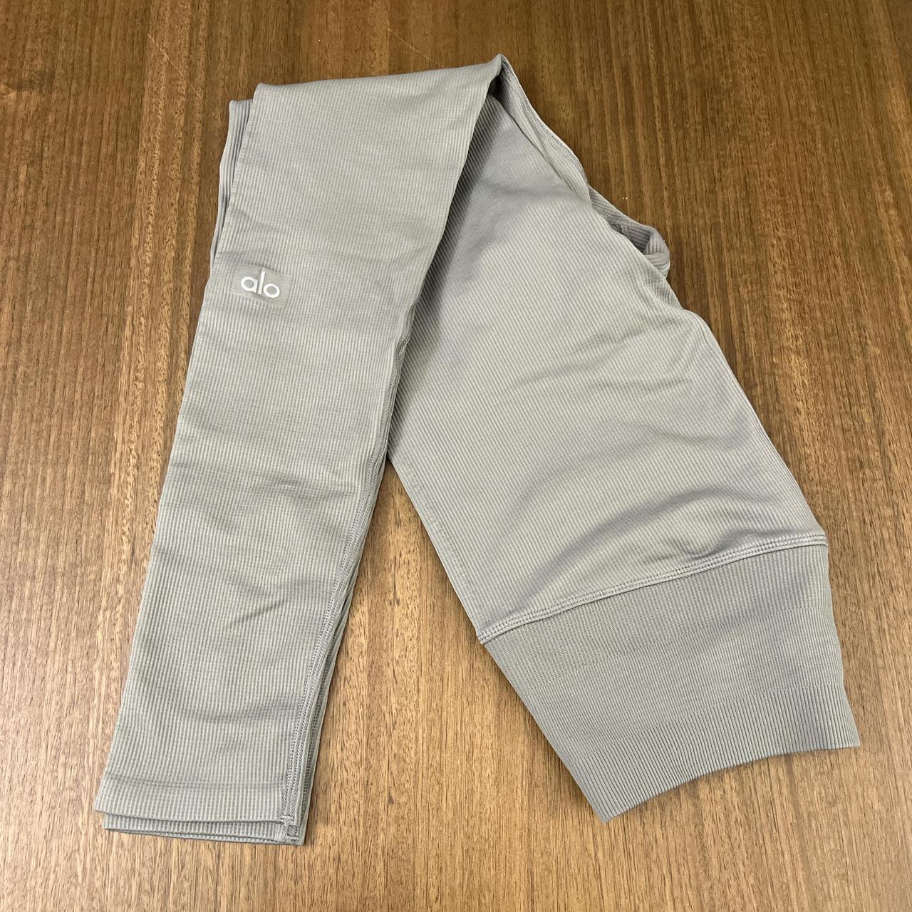 Alo yoga gray leggings approx 25” inseam size small - Depop