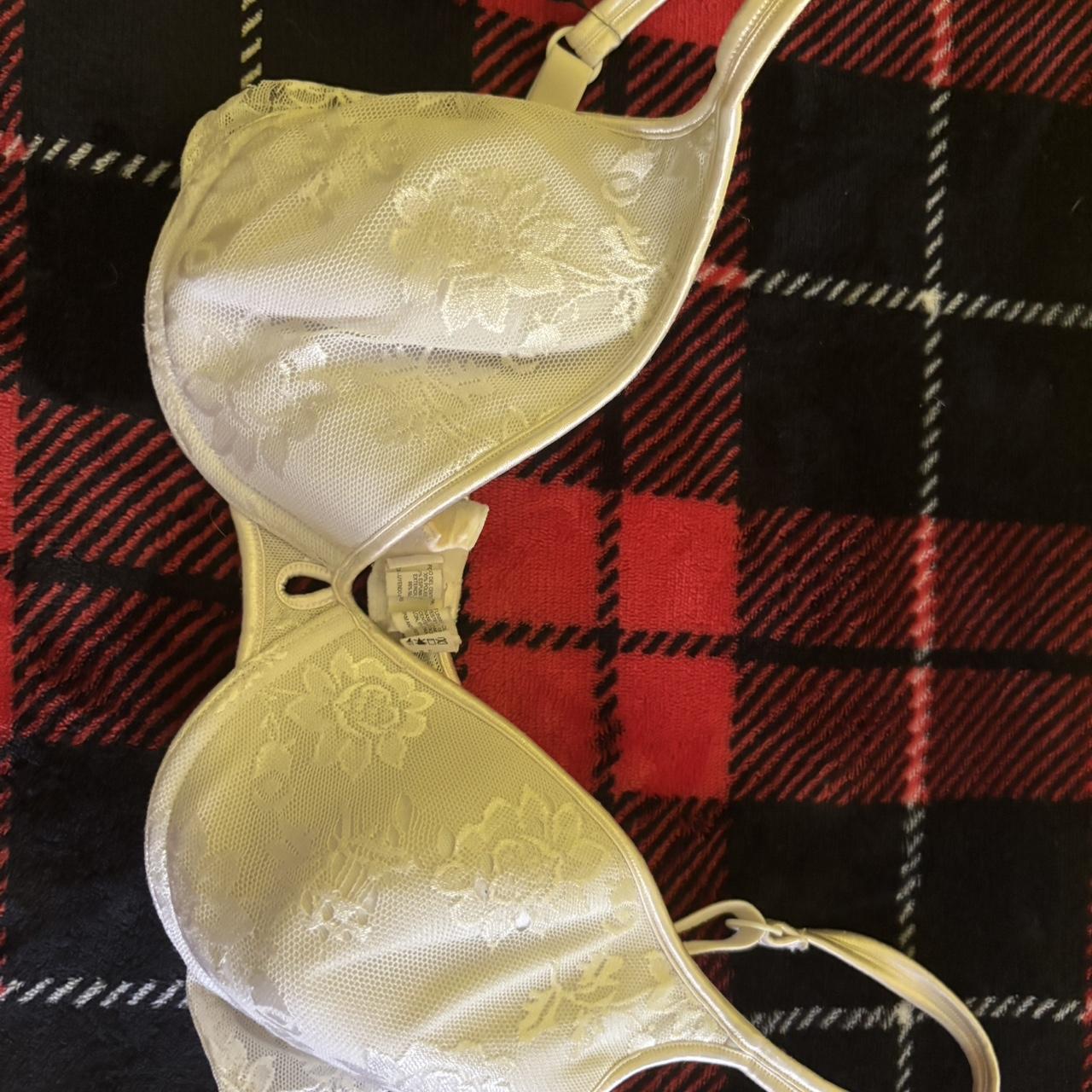 Cream and white floral embroidered bra #lingerie - Depop