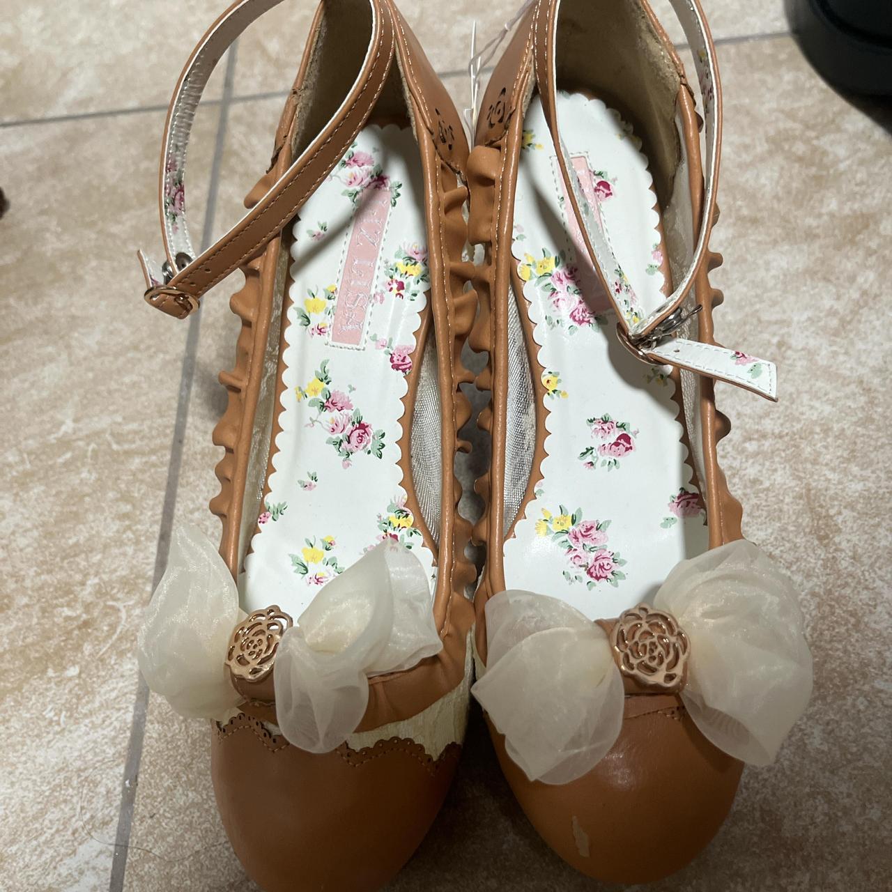 NWT liz lisa size L heels ️ i never wear these so... - Depop