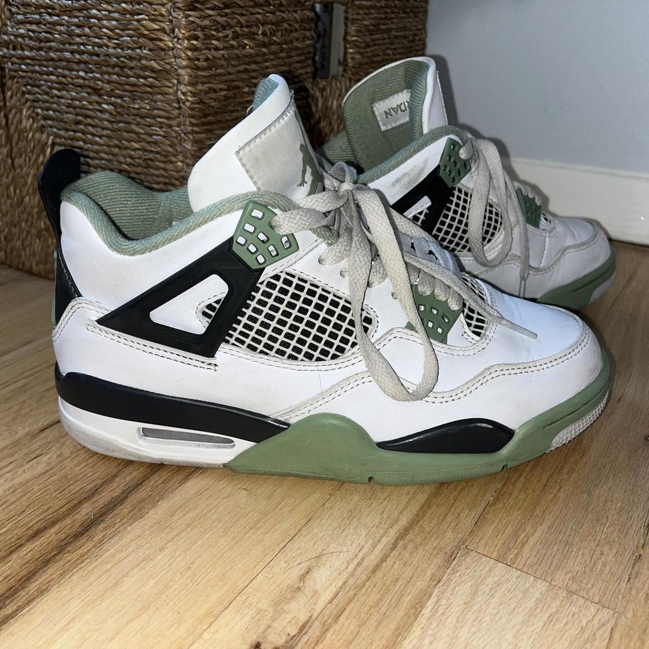 Sea-foam Jordan 4s Good condition Fits size 8 - Depop