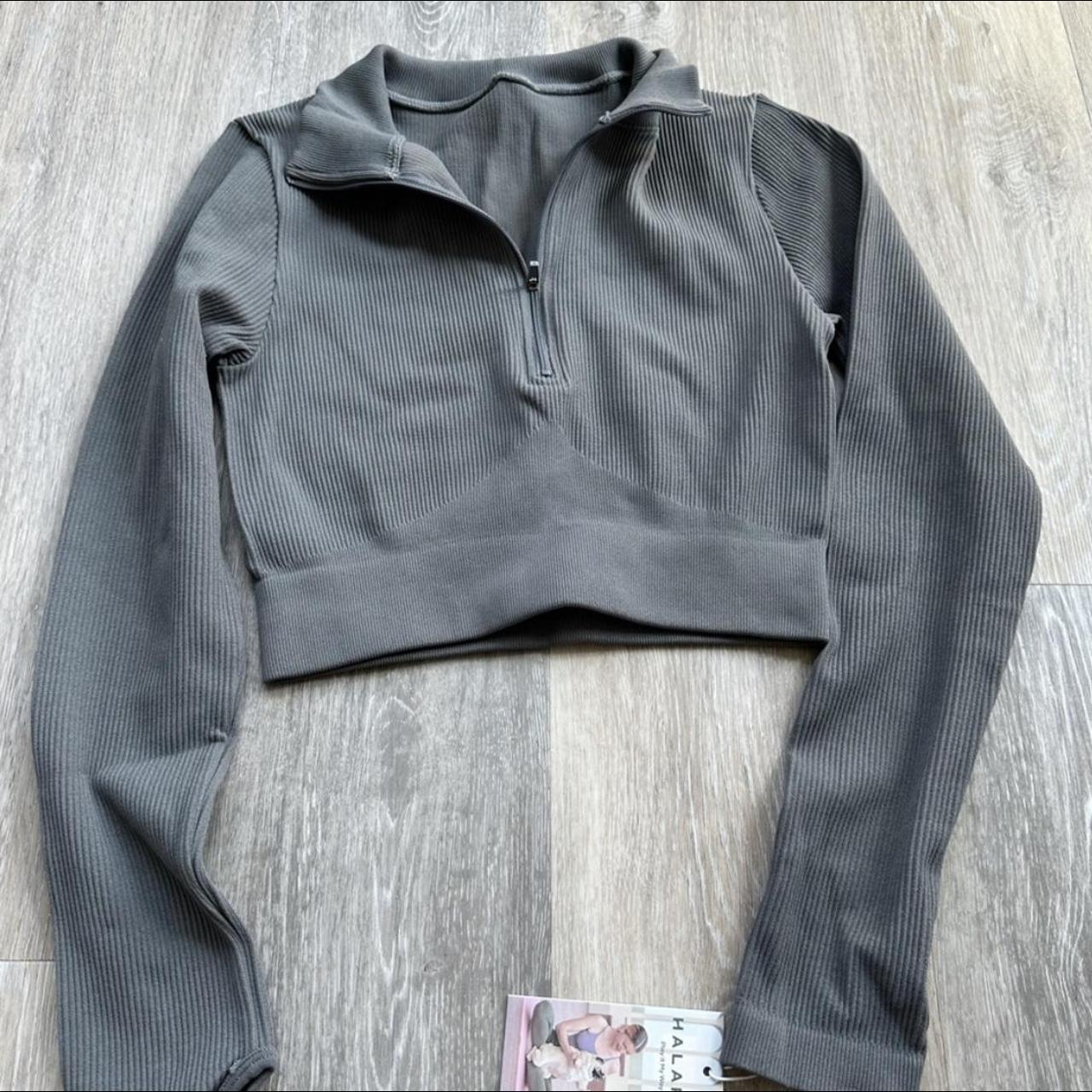 NWT halara quarter zip crop top - Depop