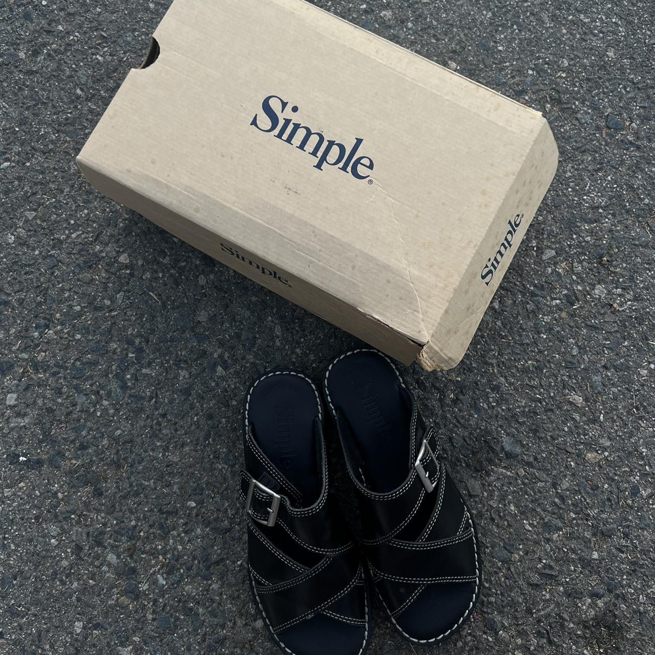 1999 Vintage Brand New Simple Sandals - size 7W - Depop