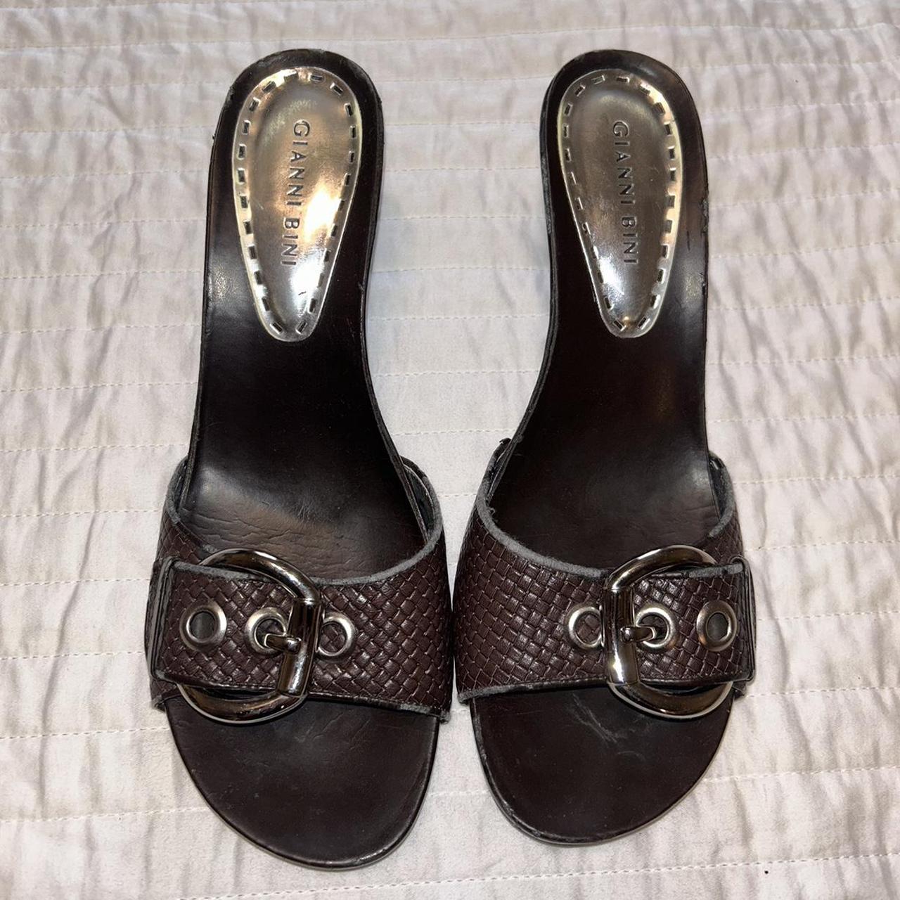 vintage Gianni Bini brown leather kitten heel... - Depop