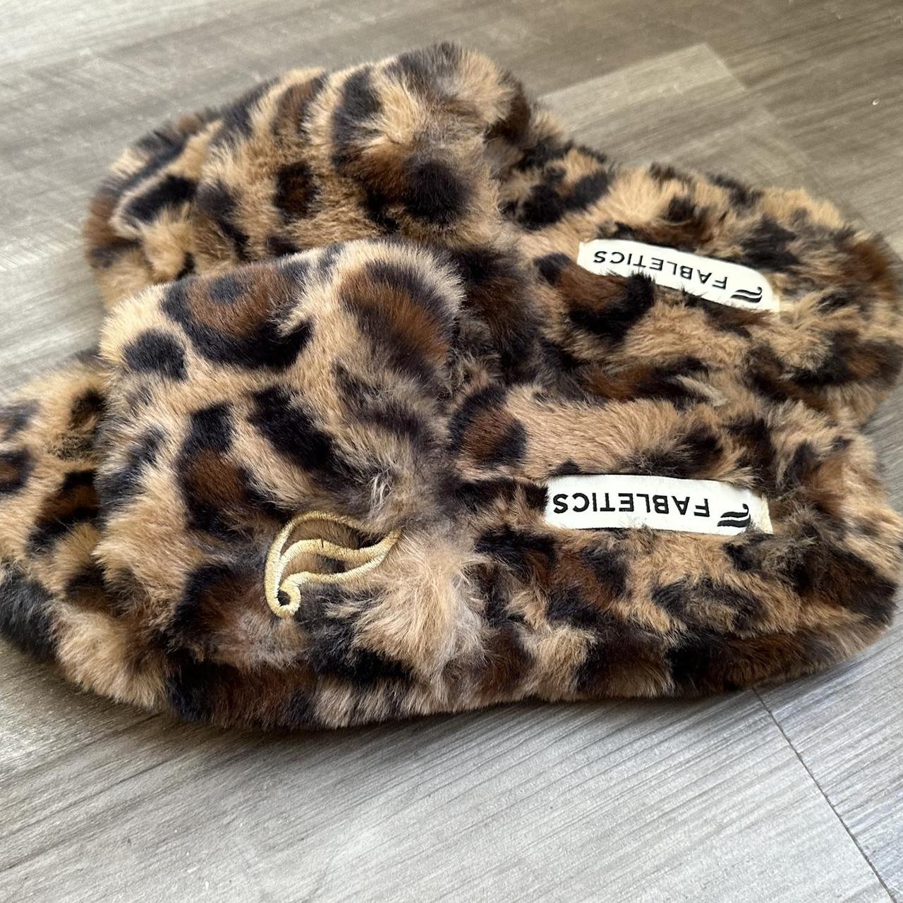 Fabletics leopard fuzzy slippers size 7 Please read... - Depop