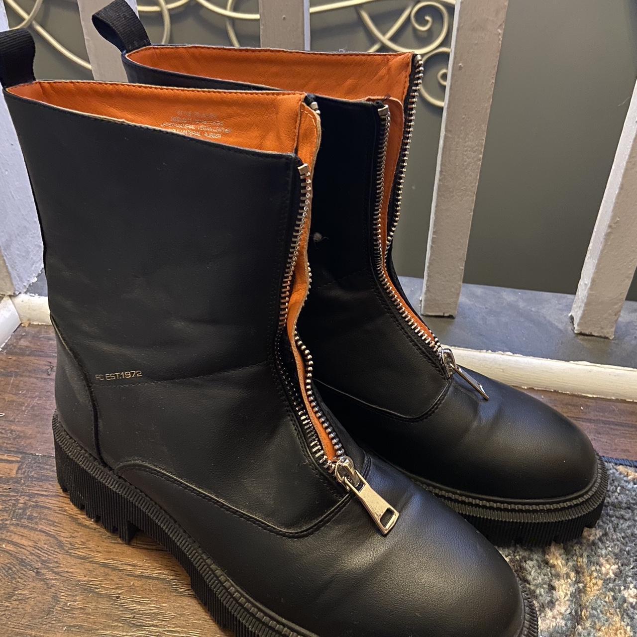 French Connection Women's Black and Orange Boots | Depop