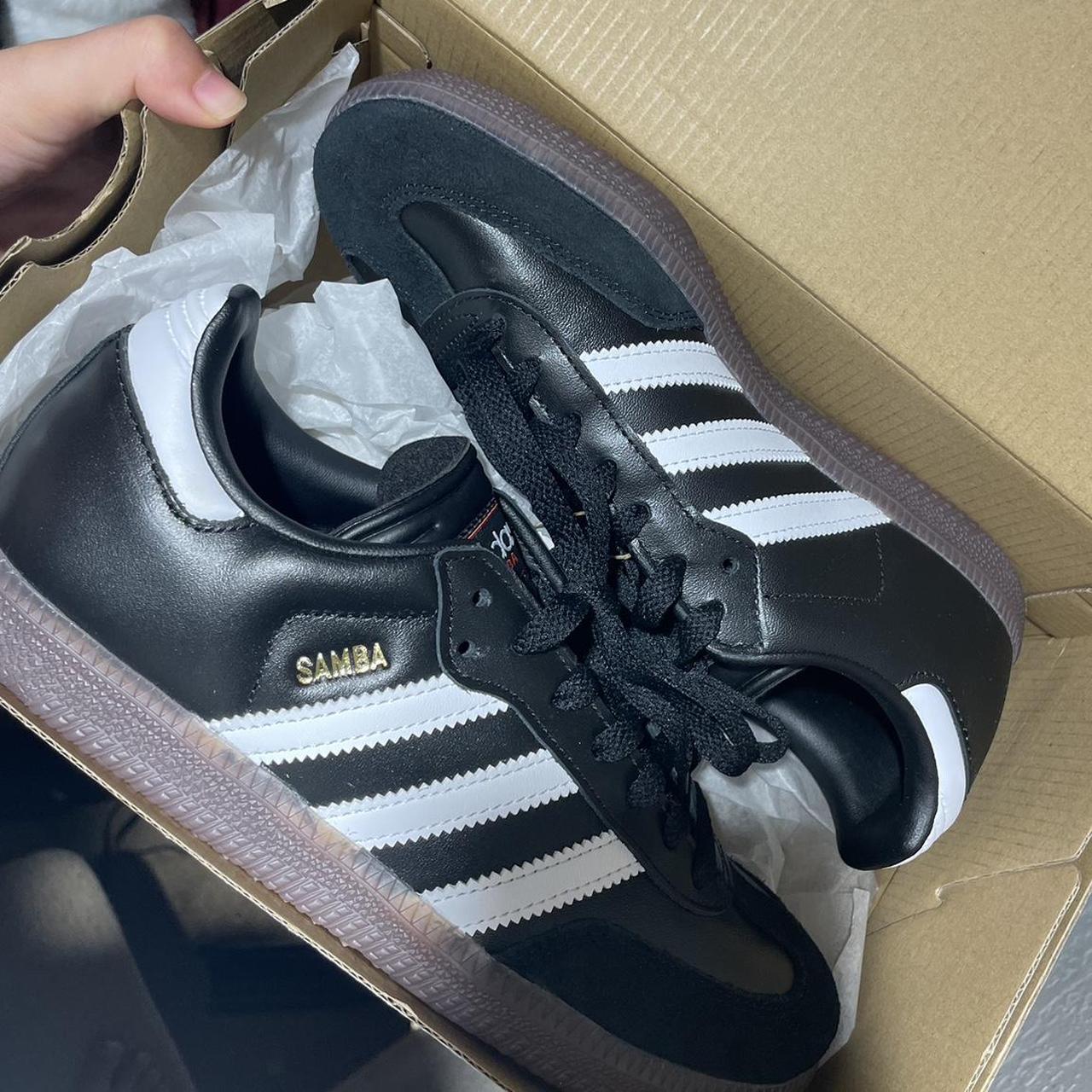 Sambas kids size 5, women’s 6.5 - Depop