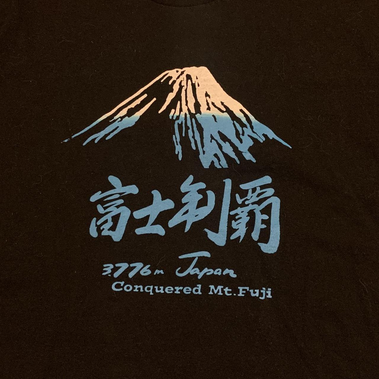 Japanese Mount Fuji tee shirt - Depop