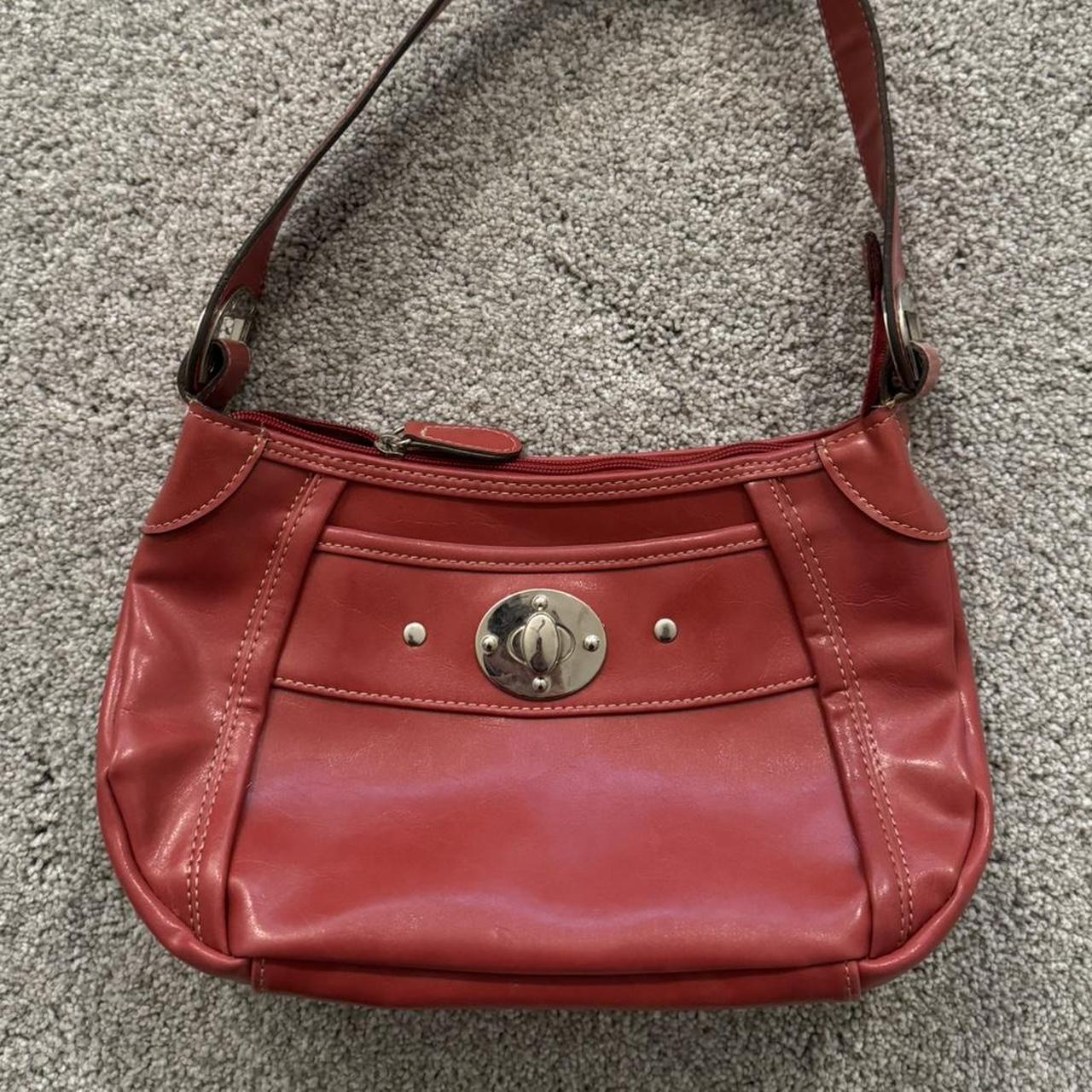 Vintage red shoulder purse - super cute and spacious... - Depop