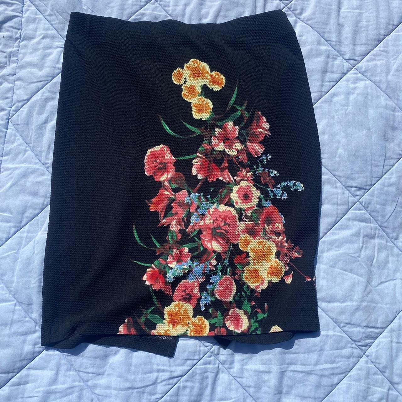 Flower skirt ECI 3x - Depop
