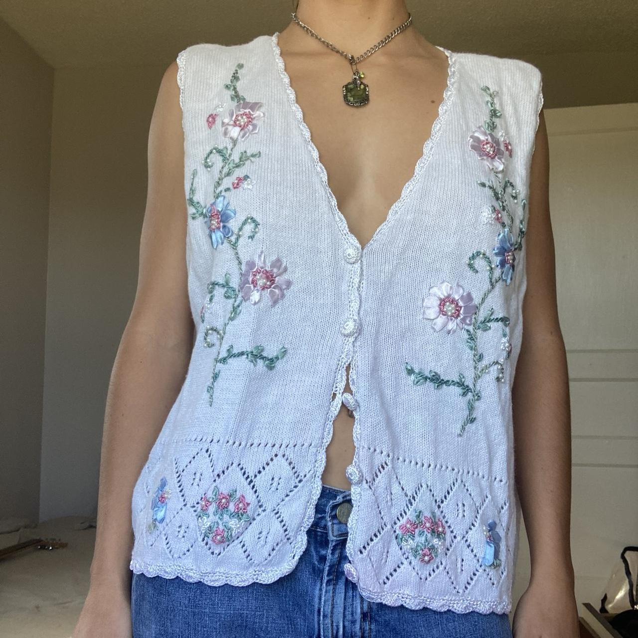 Vintage knit grandma vest Lots of cute details Size... - Depop
