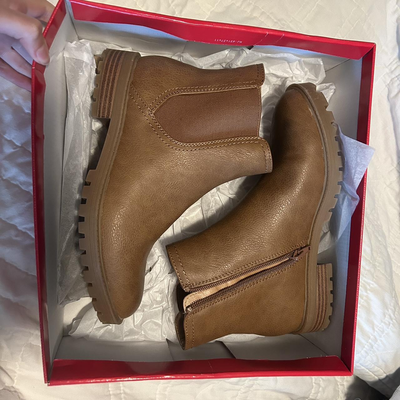 brown fall booties, super comfy only worn a few... - Depop