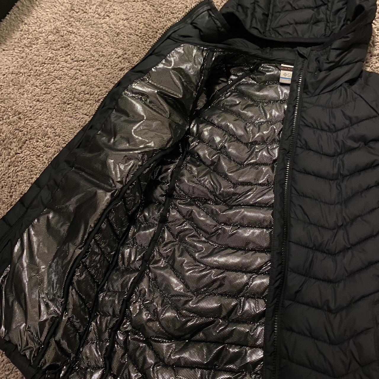 Black Columbia puffer xs worn a few times - Depop