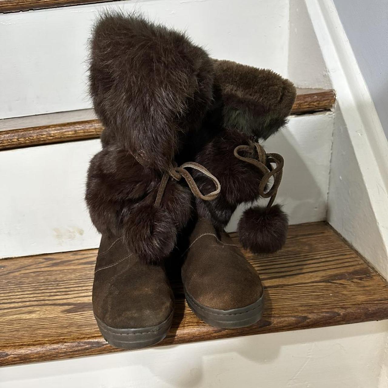 minnetonka rabbit fur boots size 7 the fur is mostly... - Depop