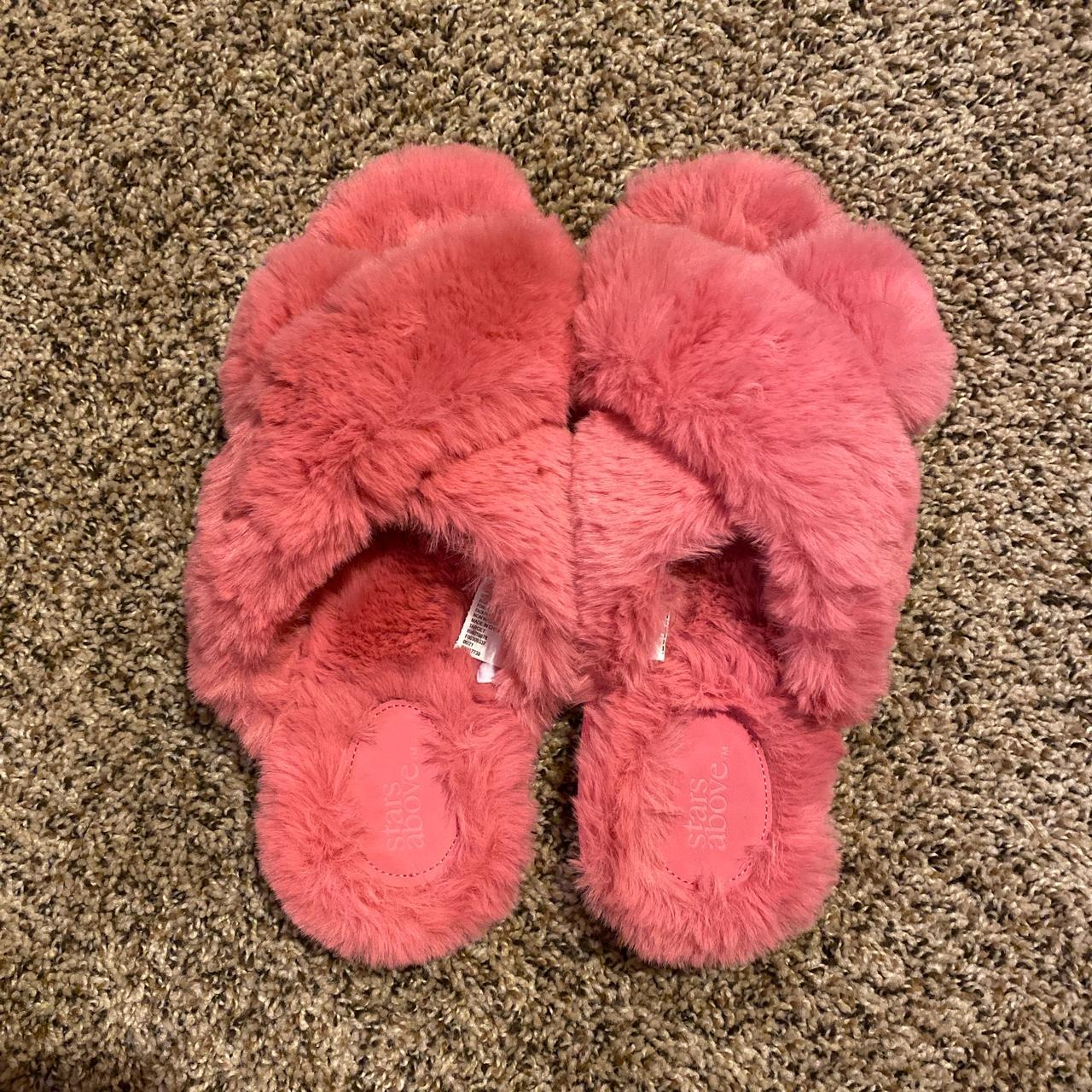 Stars above fuzzy slippers Never worn Size 9/10 - Depop