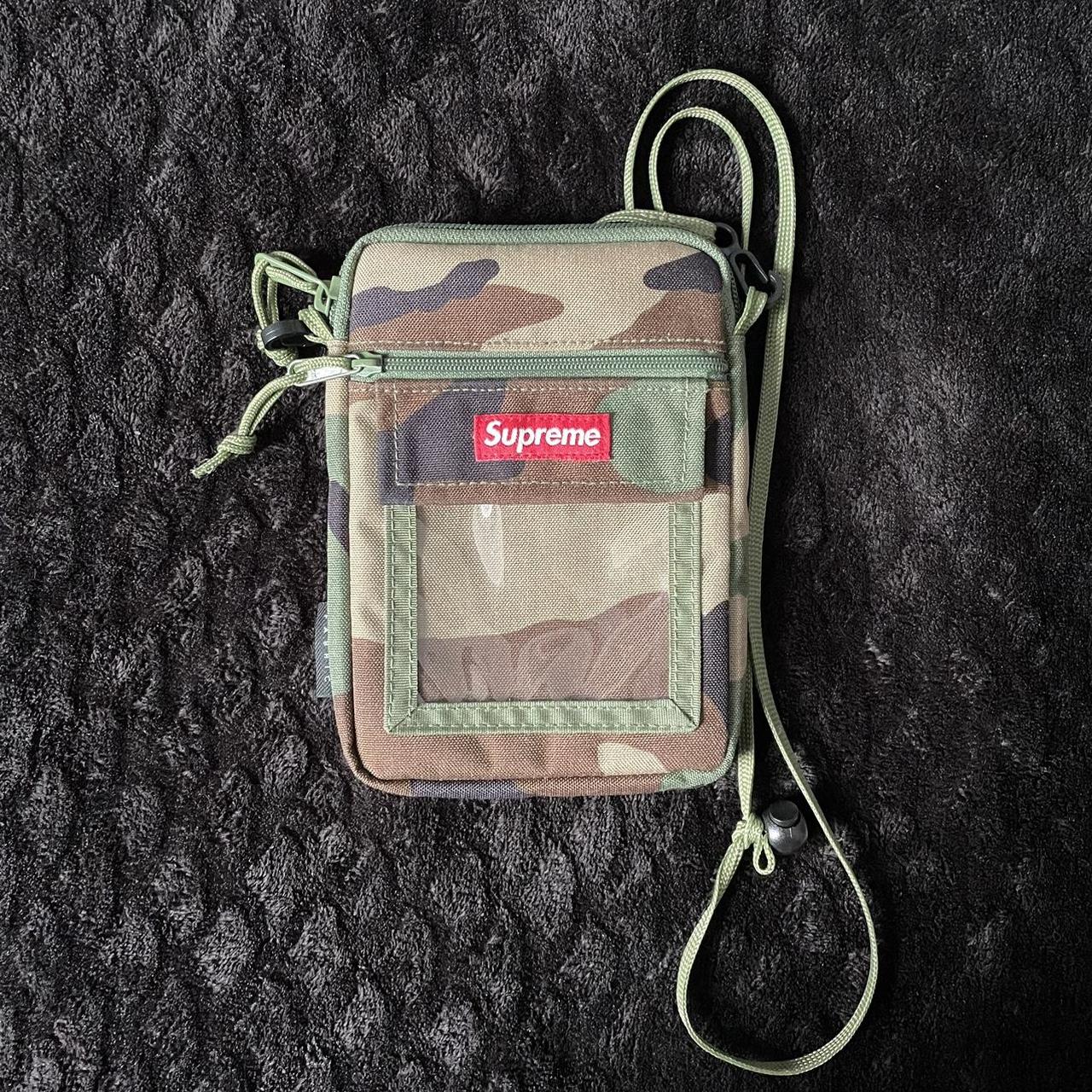 Supreme Men's Wallet-purses | Depop