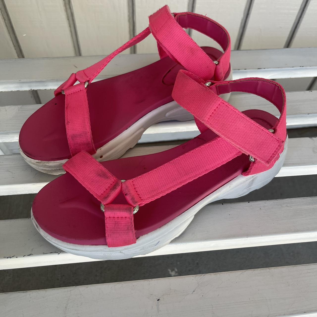 PINK PLATFORM SANDAL!! So cute with a little buckle... - Depop