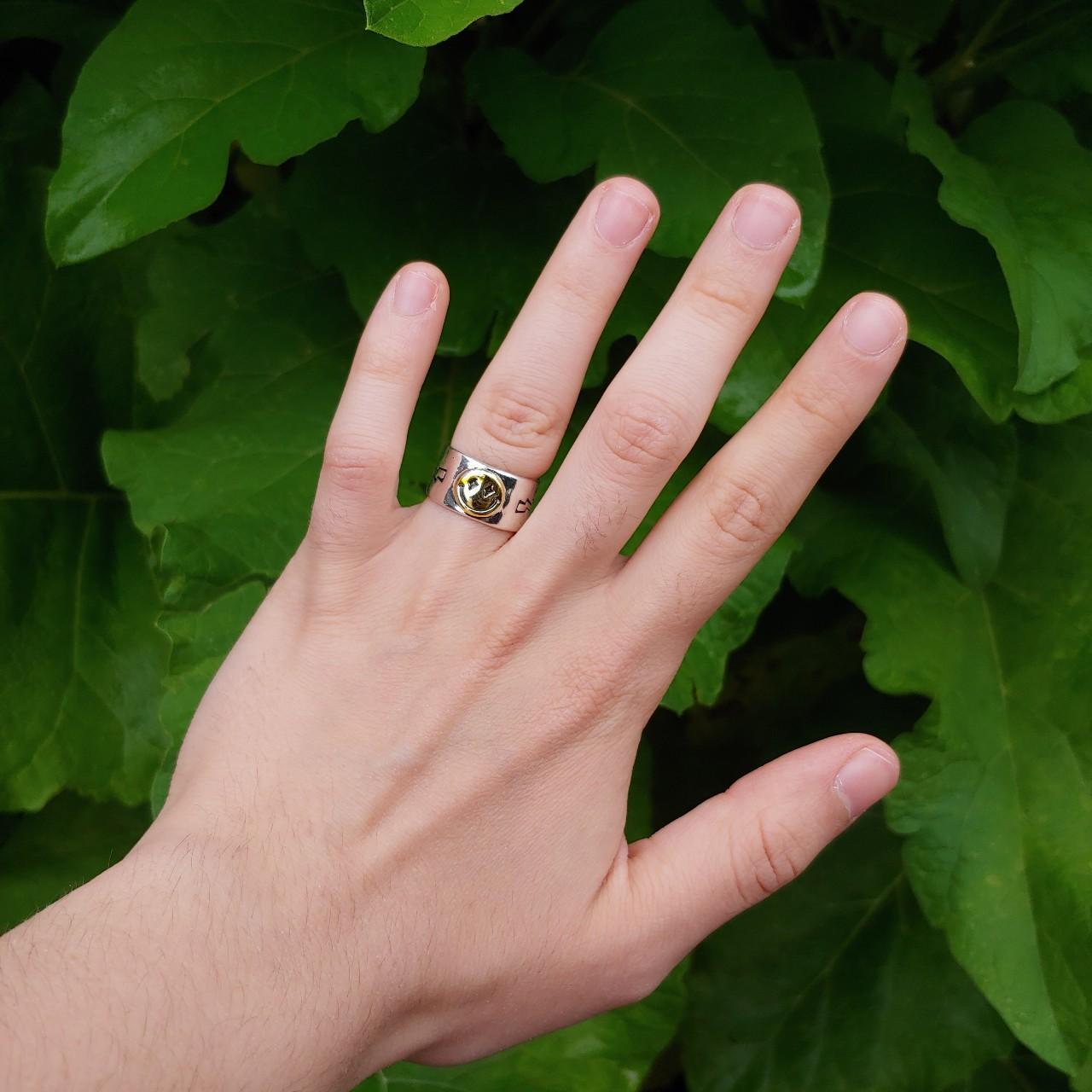 Lightning bolt smiley face ring. 1.7 cm diameter