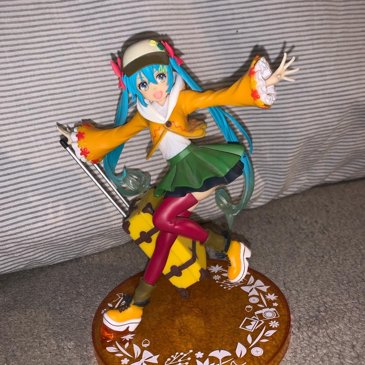 Hatsune Miku Autumn Clothes Renewal Figure comes in... - Depop
