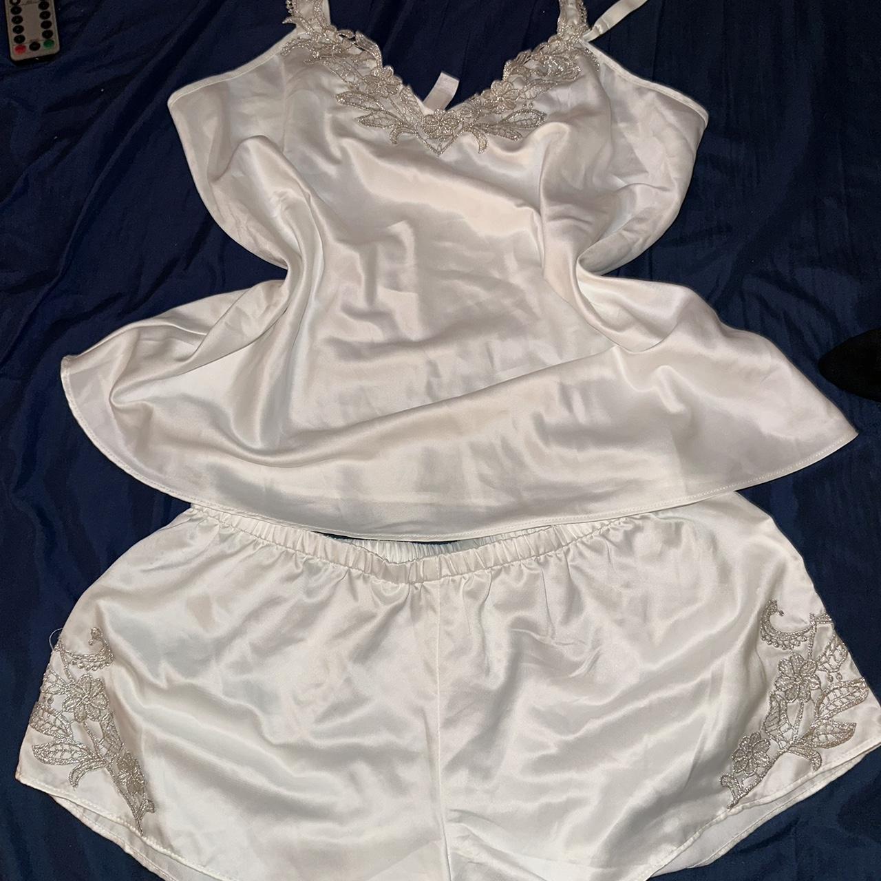 Super Cute White Sleeping Set Never Worn Medium - Depop