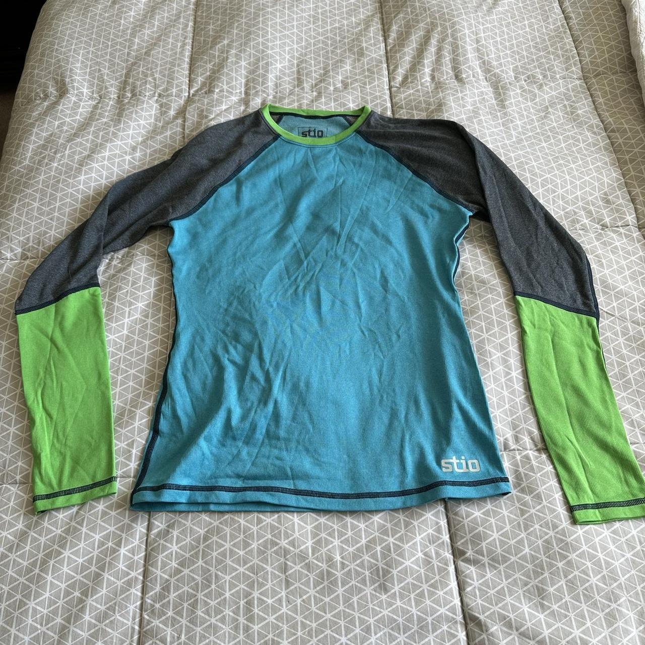 STIO women’s wool base layer with thumb holes, never... - Depop