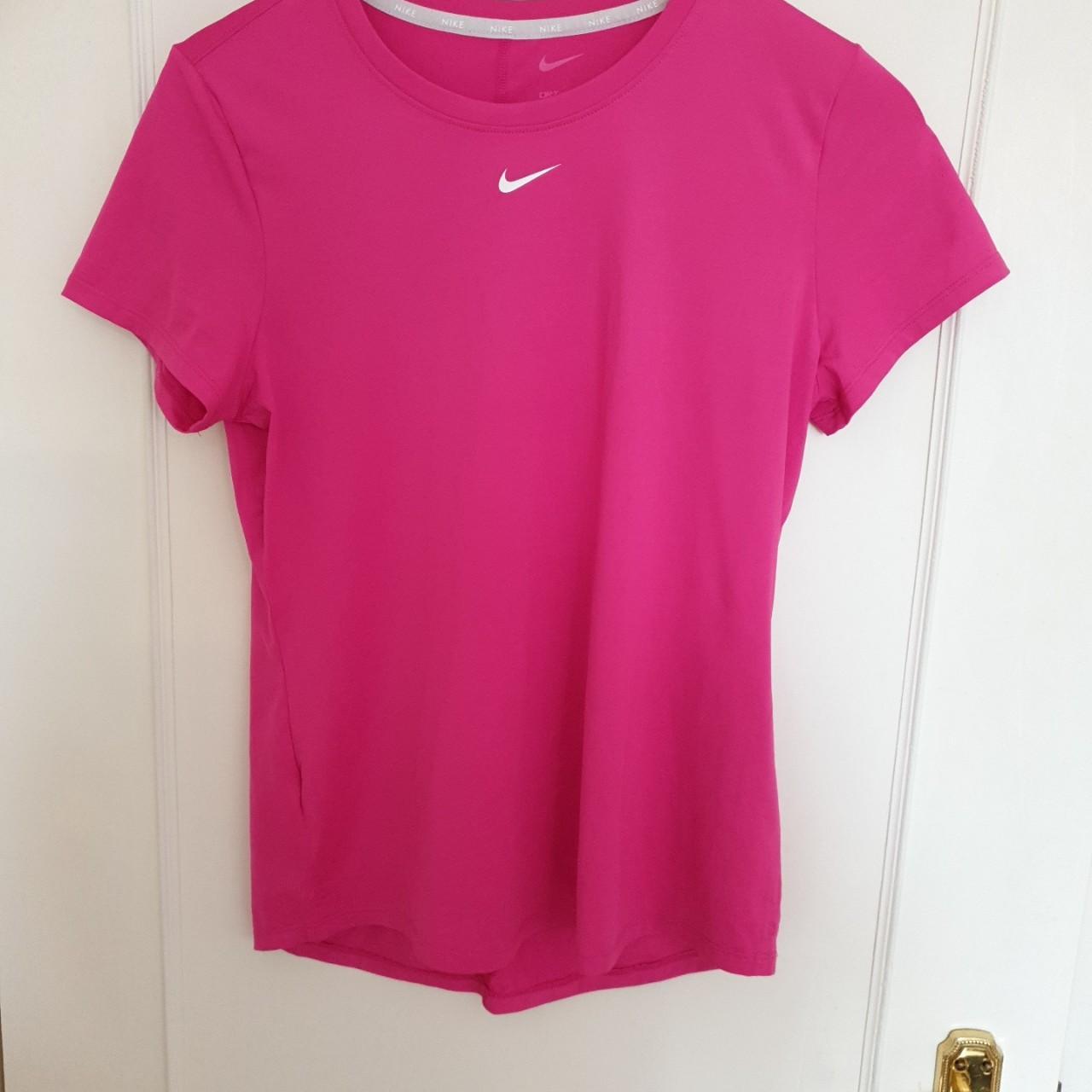 Nike Women's Pink T-shirt | Depop