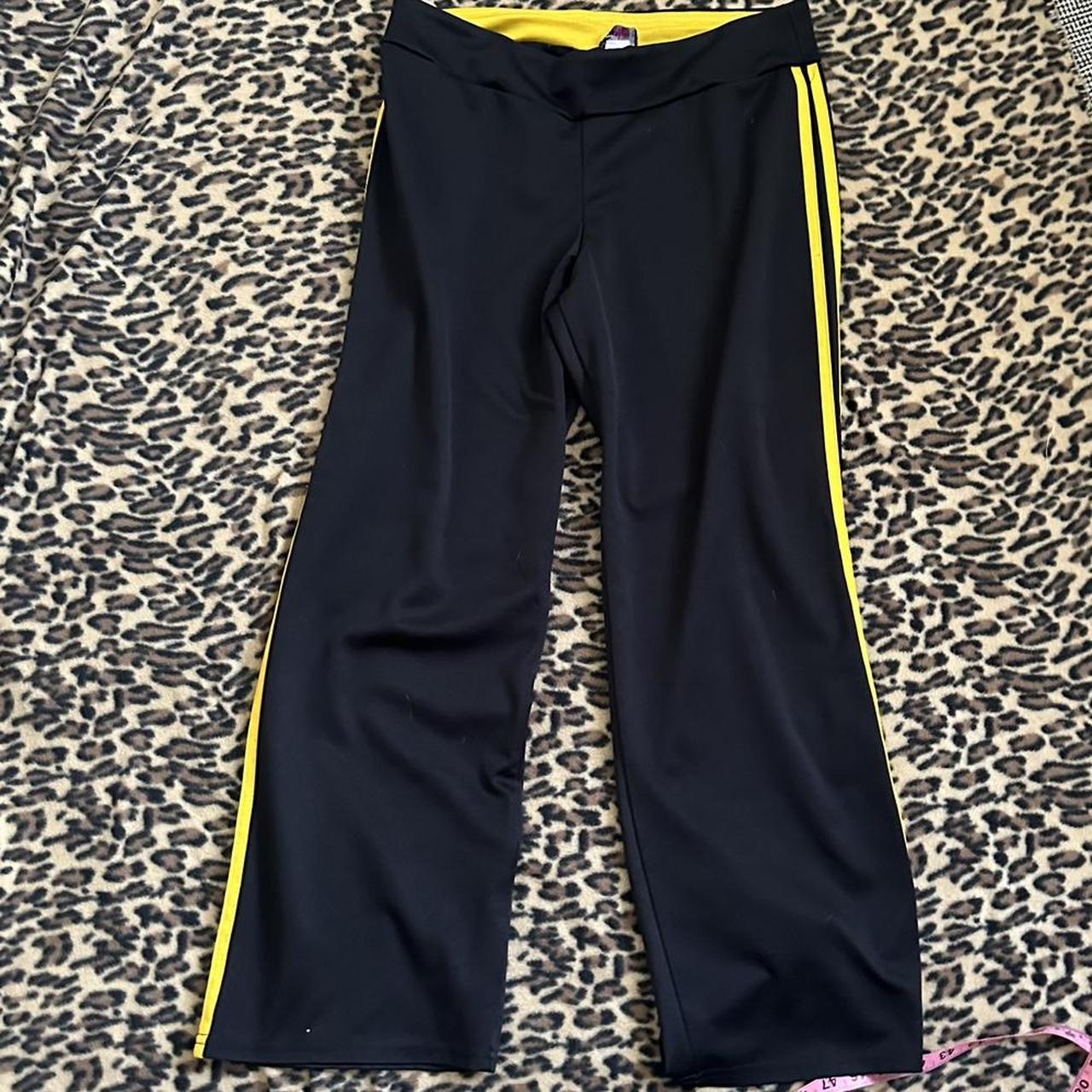 Amazing black and yellow sweat pants Love the... - Depop