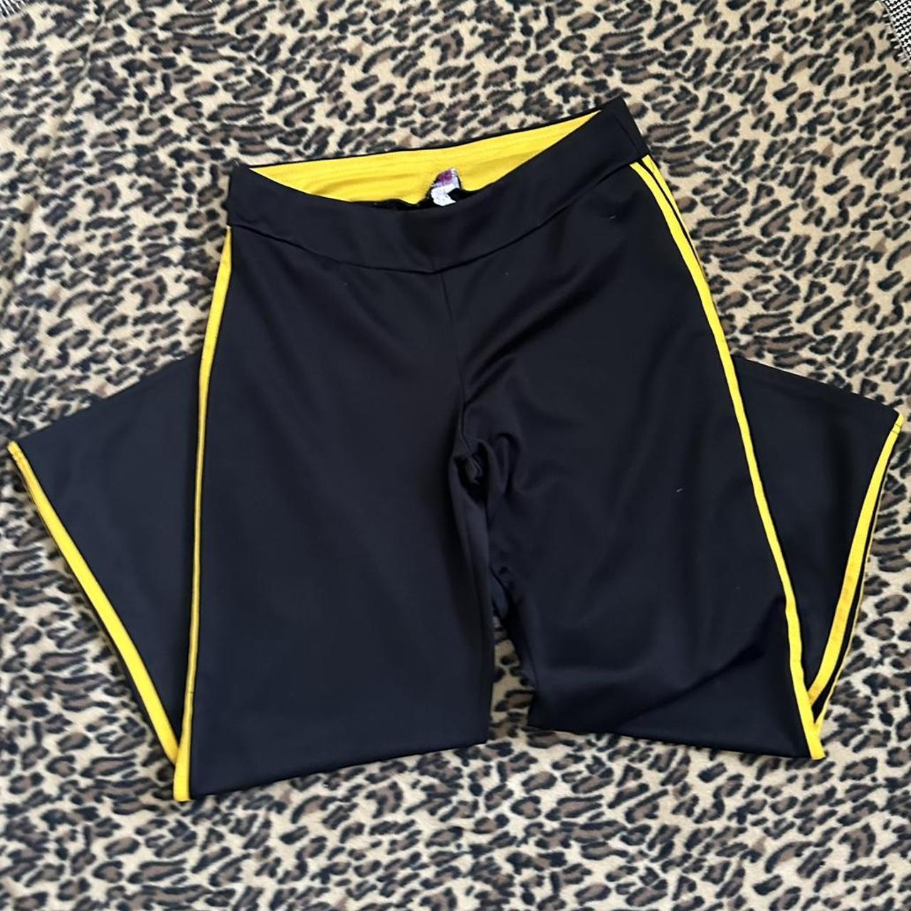 Amazing black and yellow sweat pants Love the... - Depop