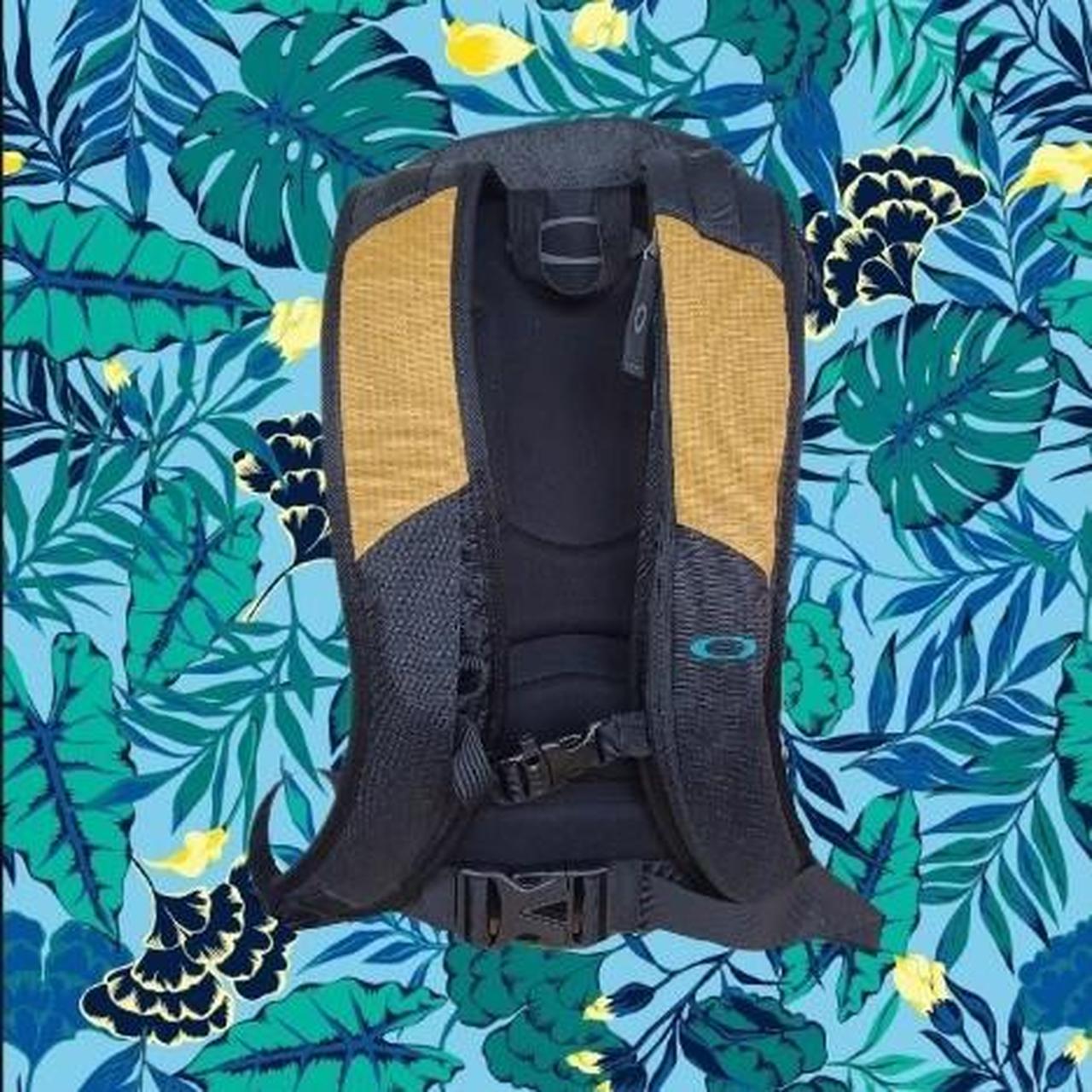 Oakley Rafter Day Pack. Mint condition. No rips,... - Depop