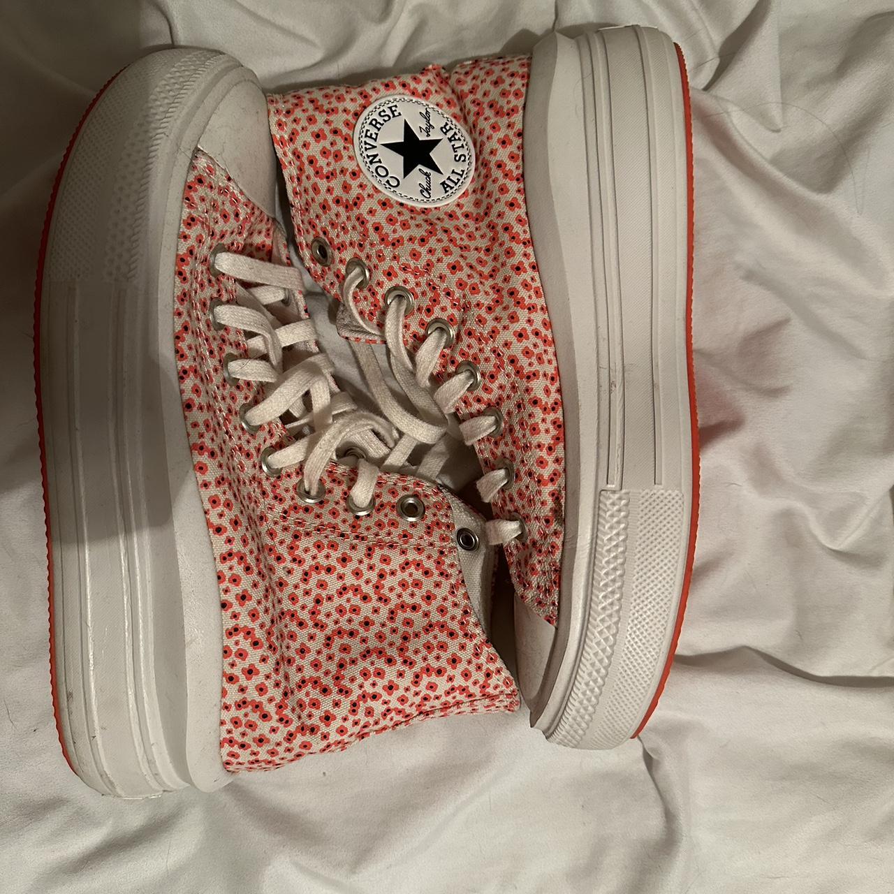 Converse only been worn a couple of times super... - Depop