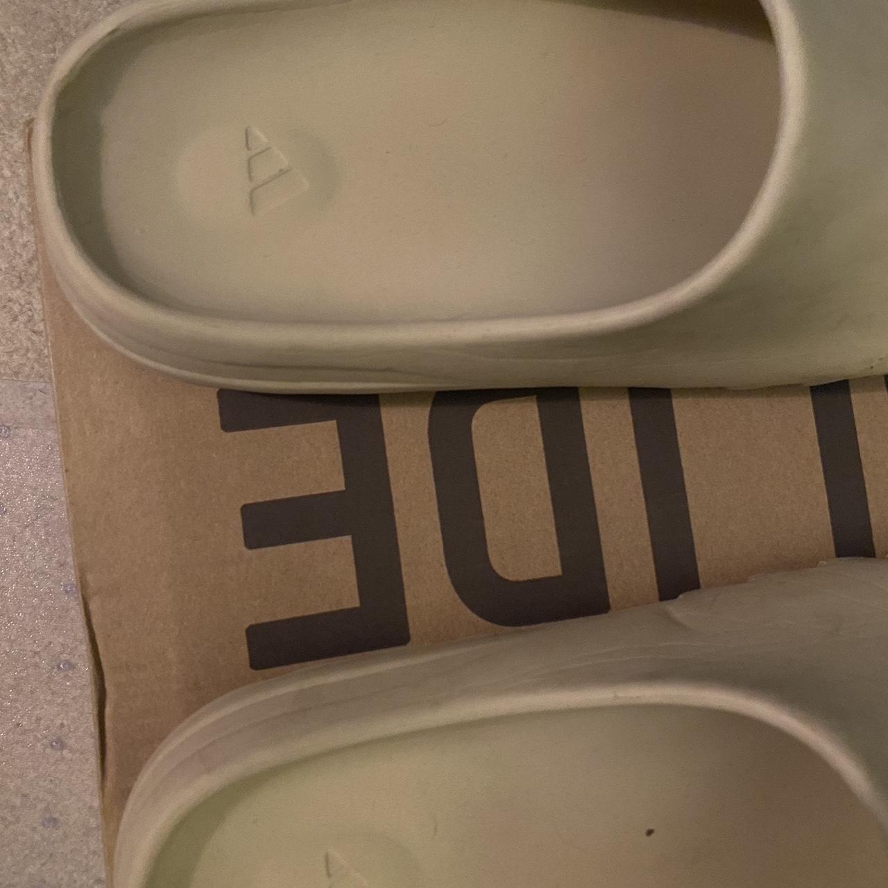 Yeezy Men's Cream and Tan Slides | Depop