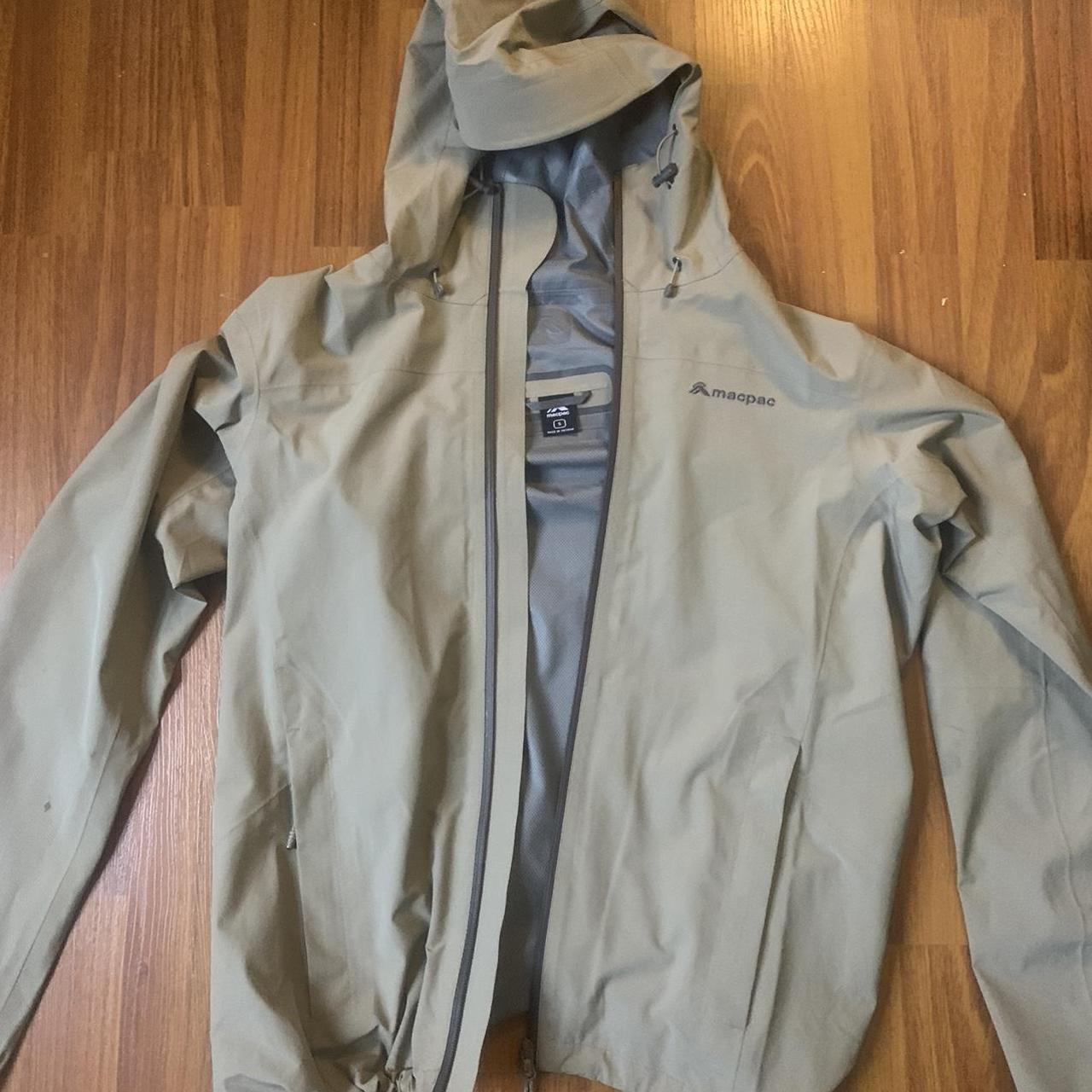 MACPAC DISPATCH RAIN JACKET Made with Reflex™ 2.5... - Depop