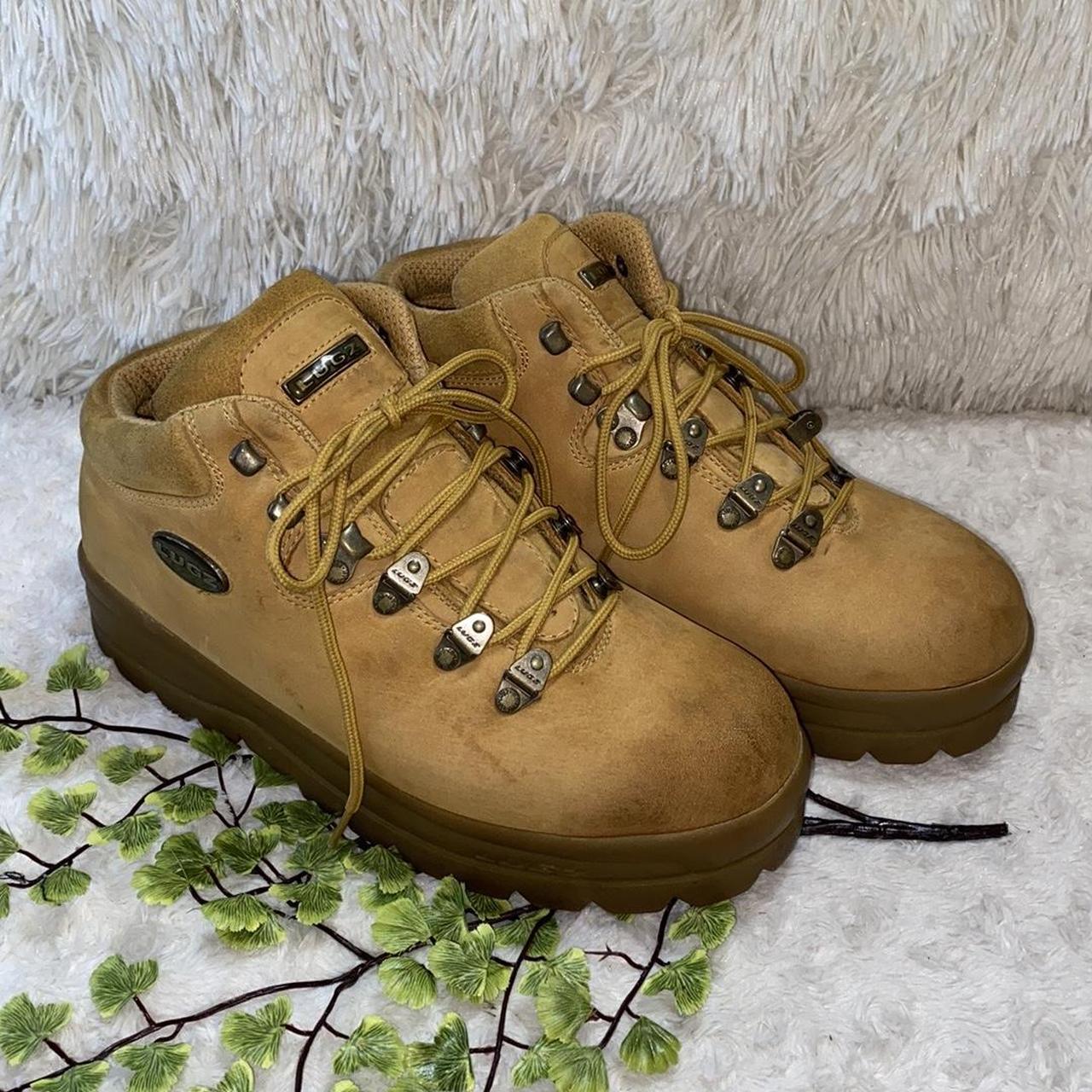 Vintage-90s lace up Lugz -Tan-Almost excellent... - Depop