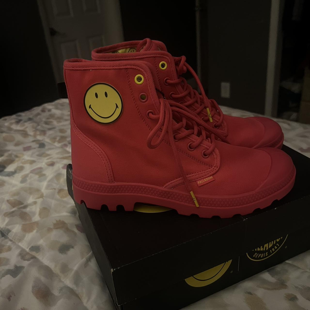HOT PINK PALLADIUM PAMPA SMILEY SHOES FREE... - Depop