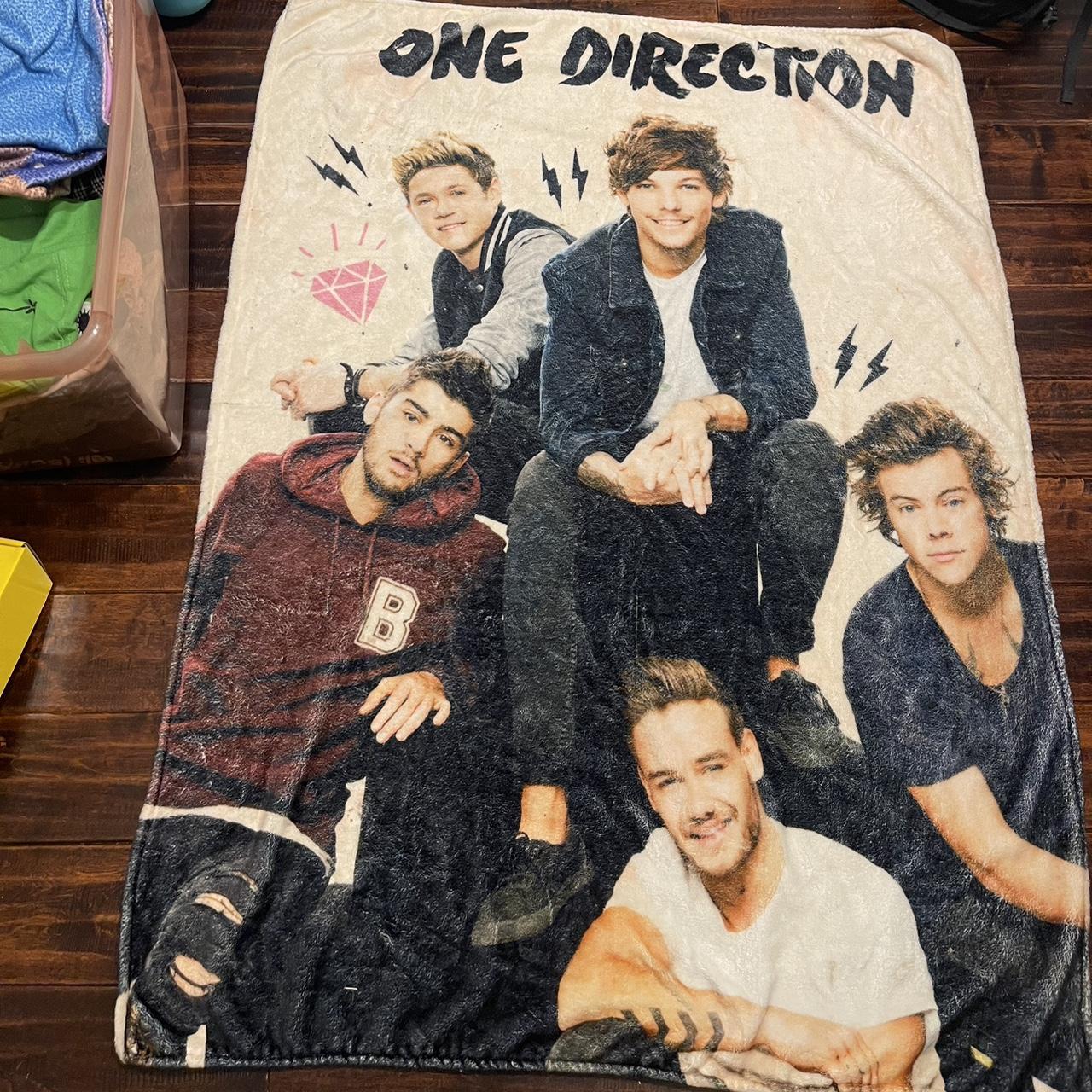 one direction fluffy blanket #onedirection... - Depop