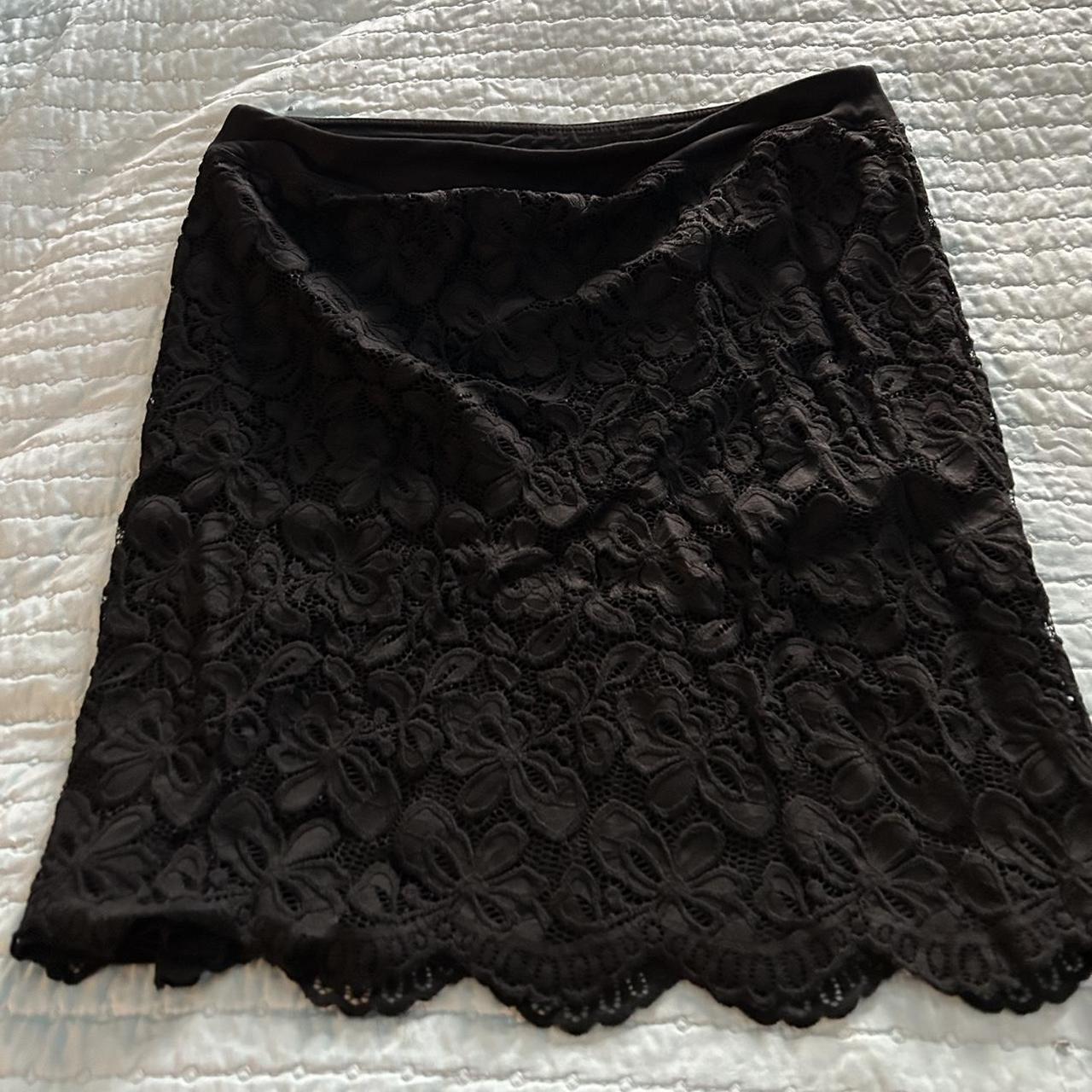 Black patterned skirt - Depop