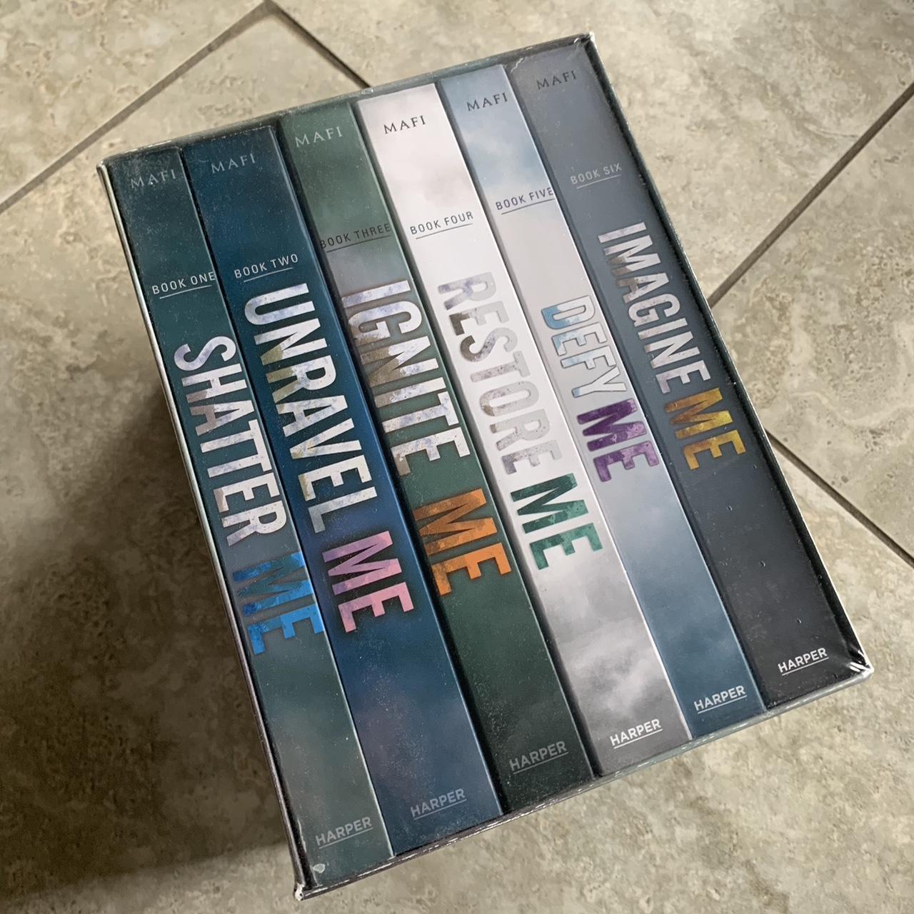 full boxed set of Shatter Me books bye Tahereh... - Depop