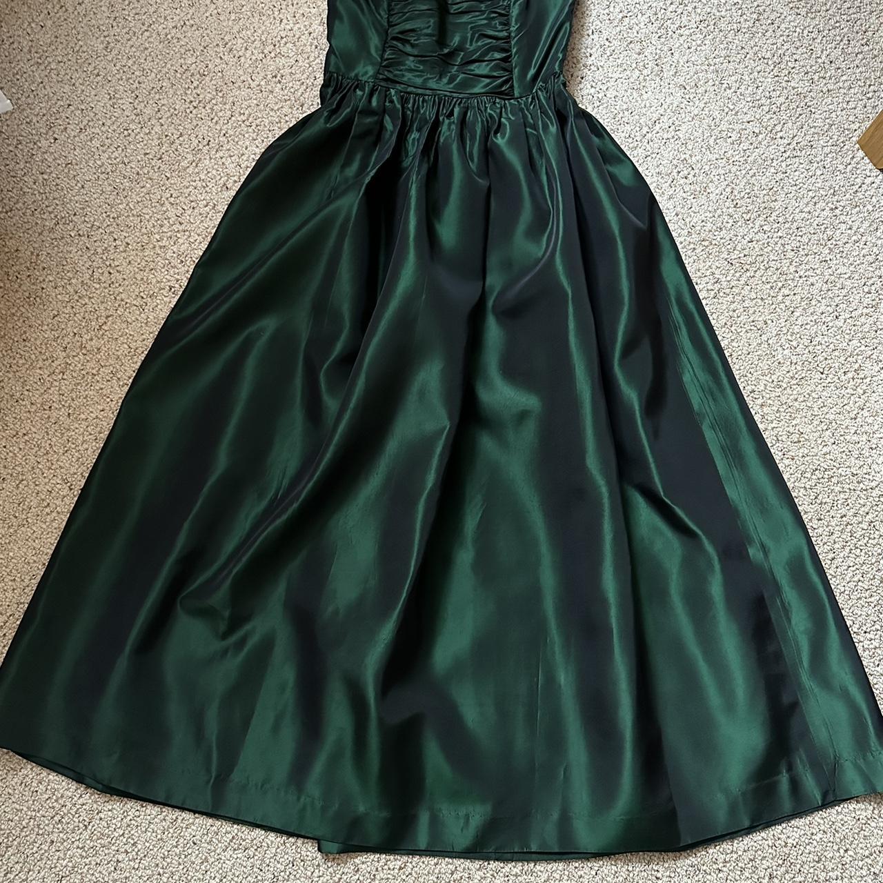 Stunning dark emerald green taffeta dress Only worn... - Depop