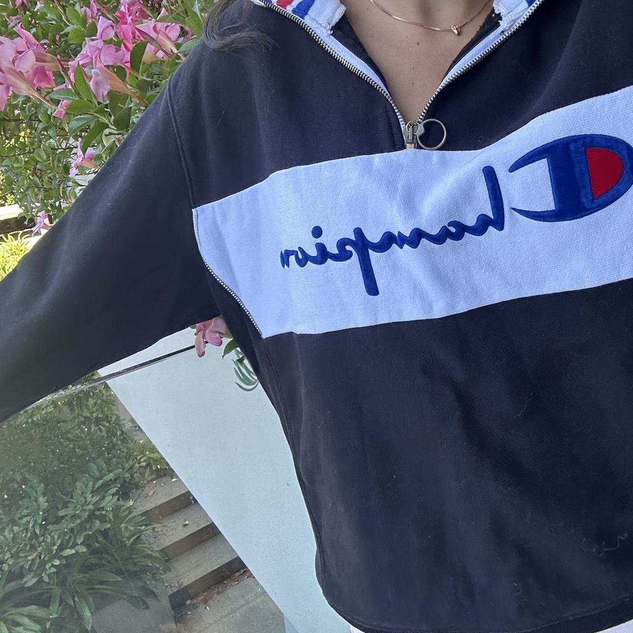 champion jumper size L but shown on size S - Depop