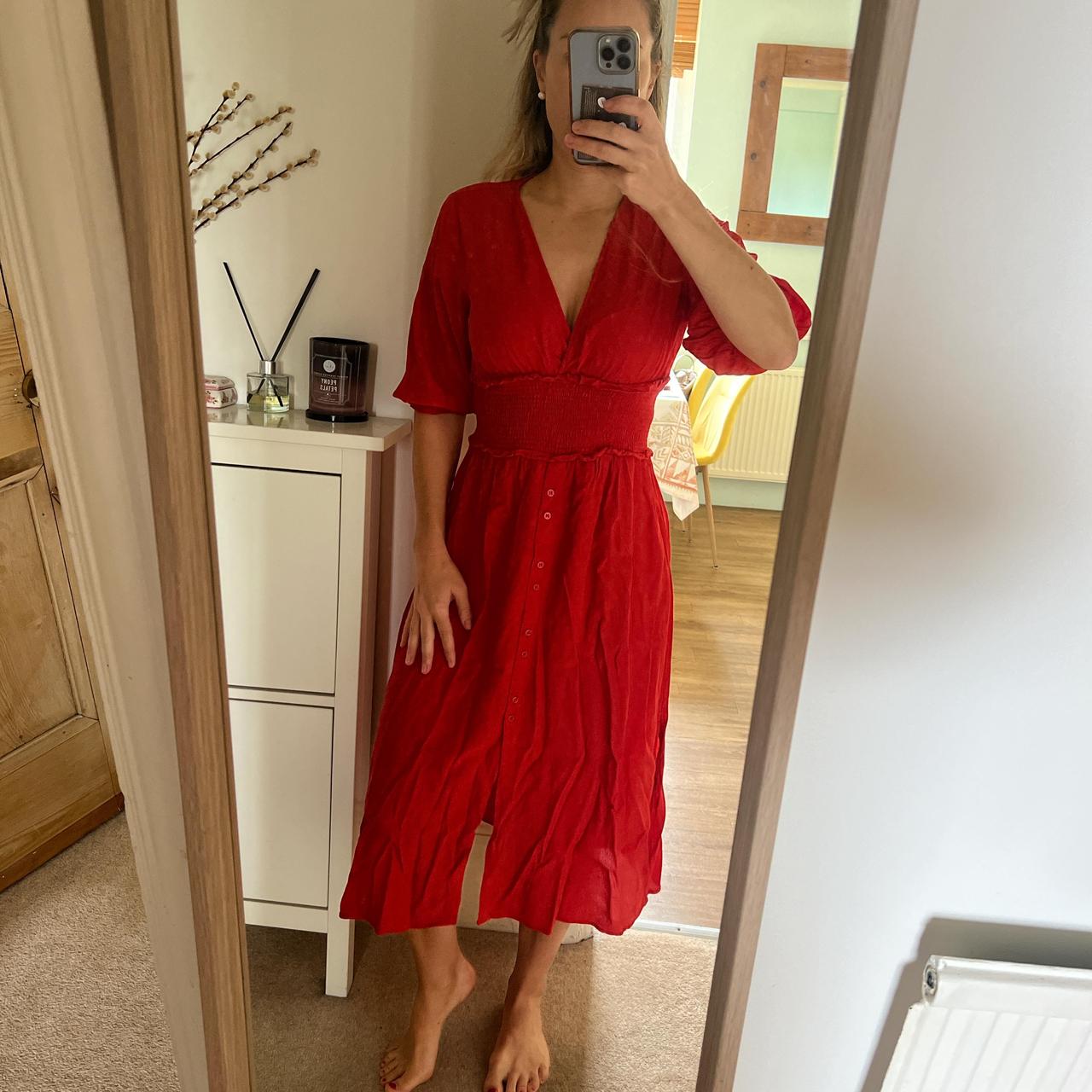 Very flattering red Zara dress. #zara #dress #reddress - Depop