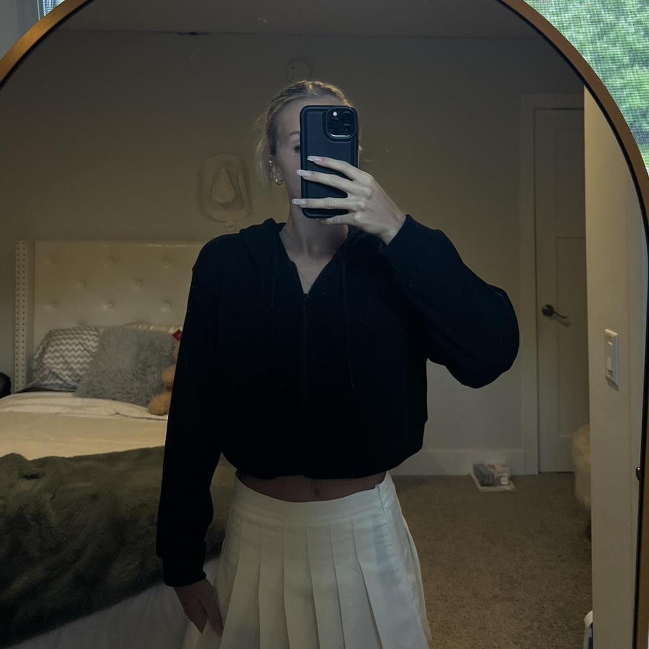 Black cropped zip up - Depop