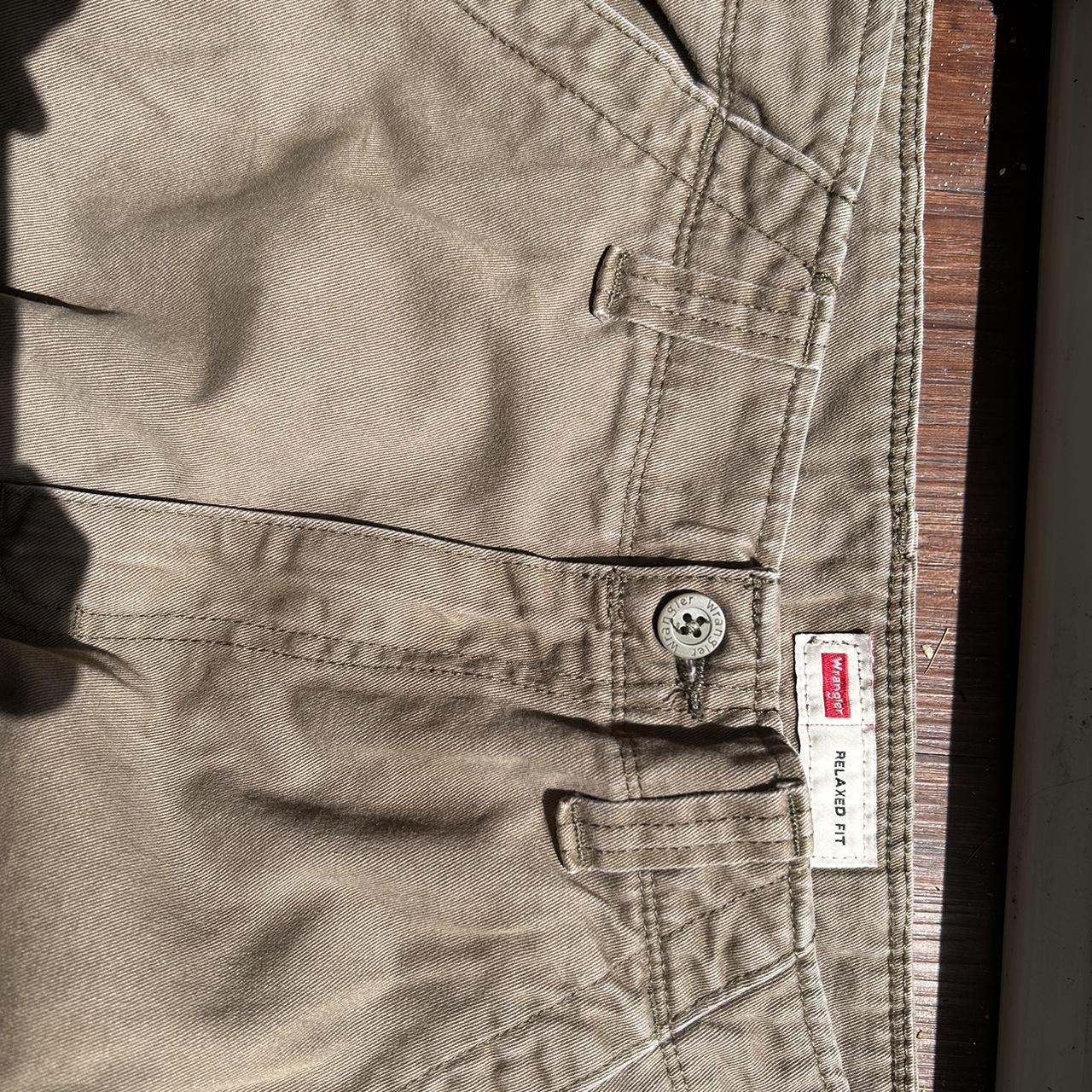 Wrangler relaxed fit - Depop