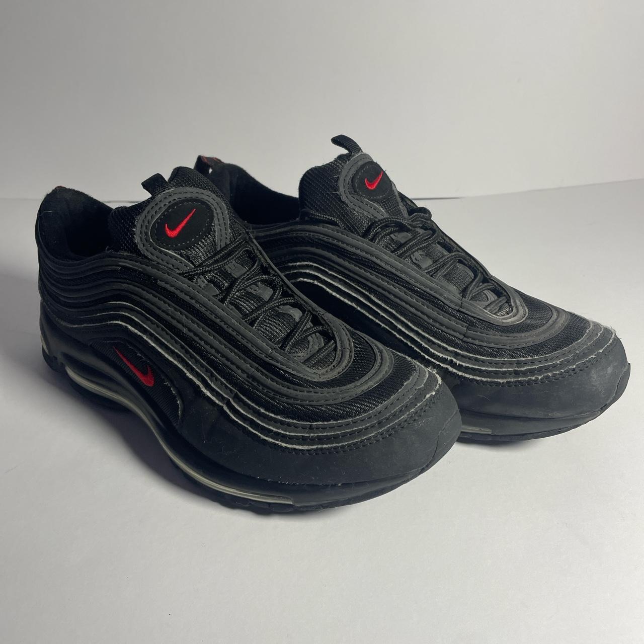 Nike Men's Black and Red Trainers | Depop