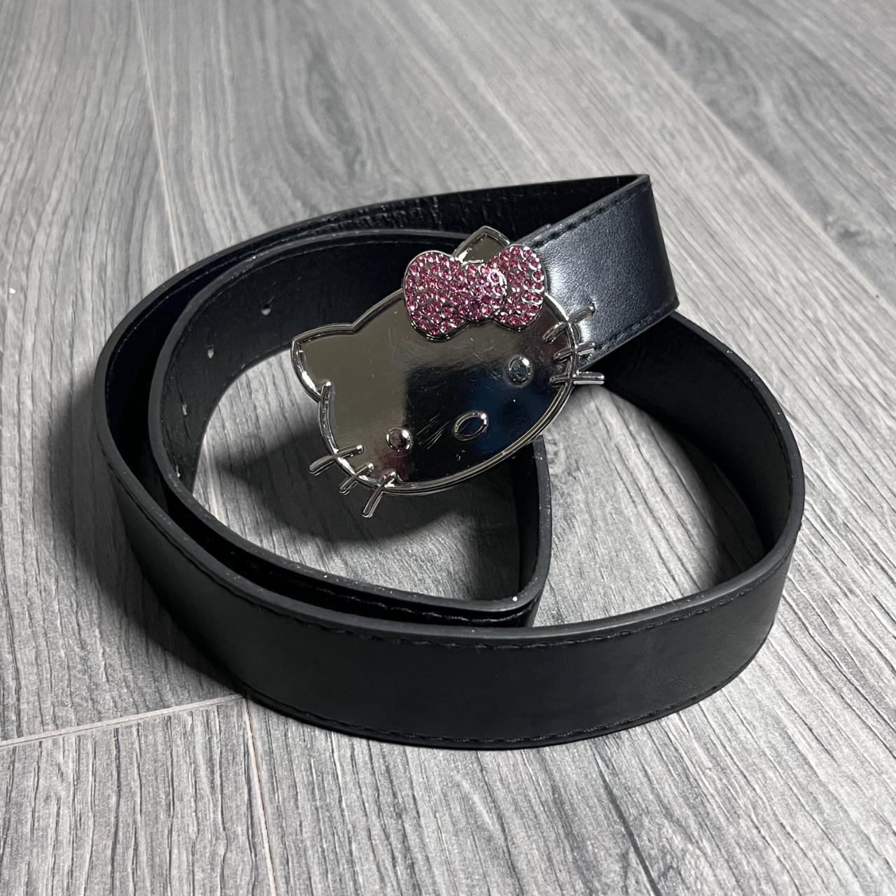 y2k / 2000s pink hello kitty belt this belt is in... - Depop
